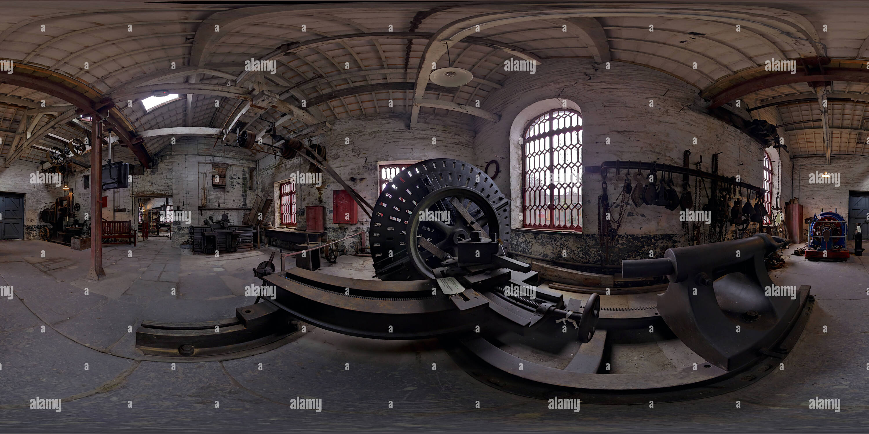 360° view of Facing lathe at Llanberis slate museum - Alamy