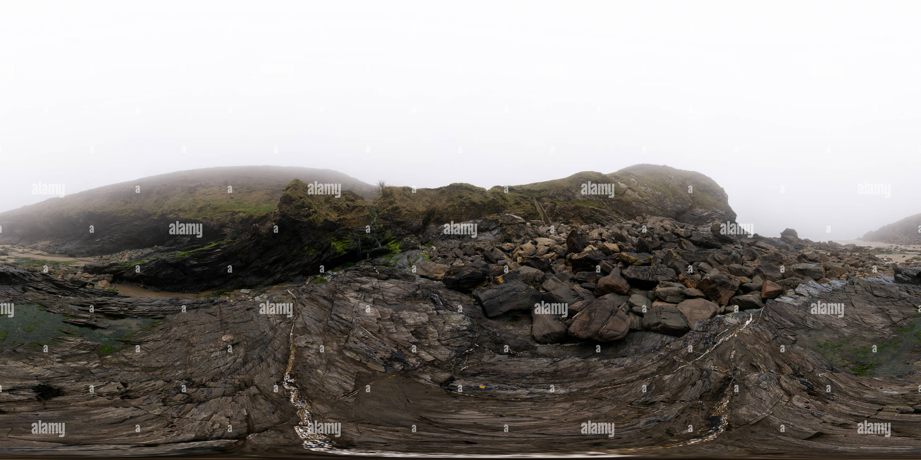 360° view of Lundy Bay, Cornwall - Alamy
