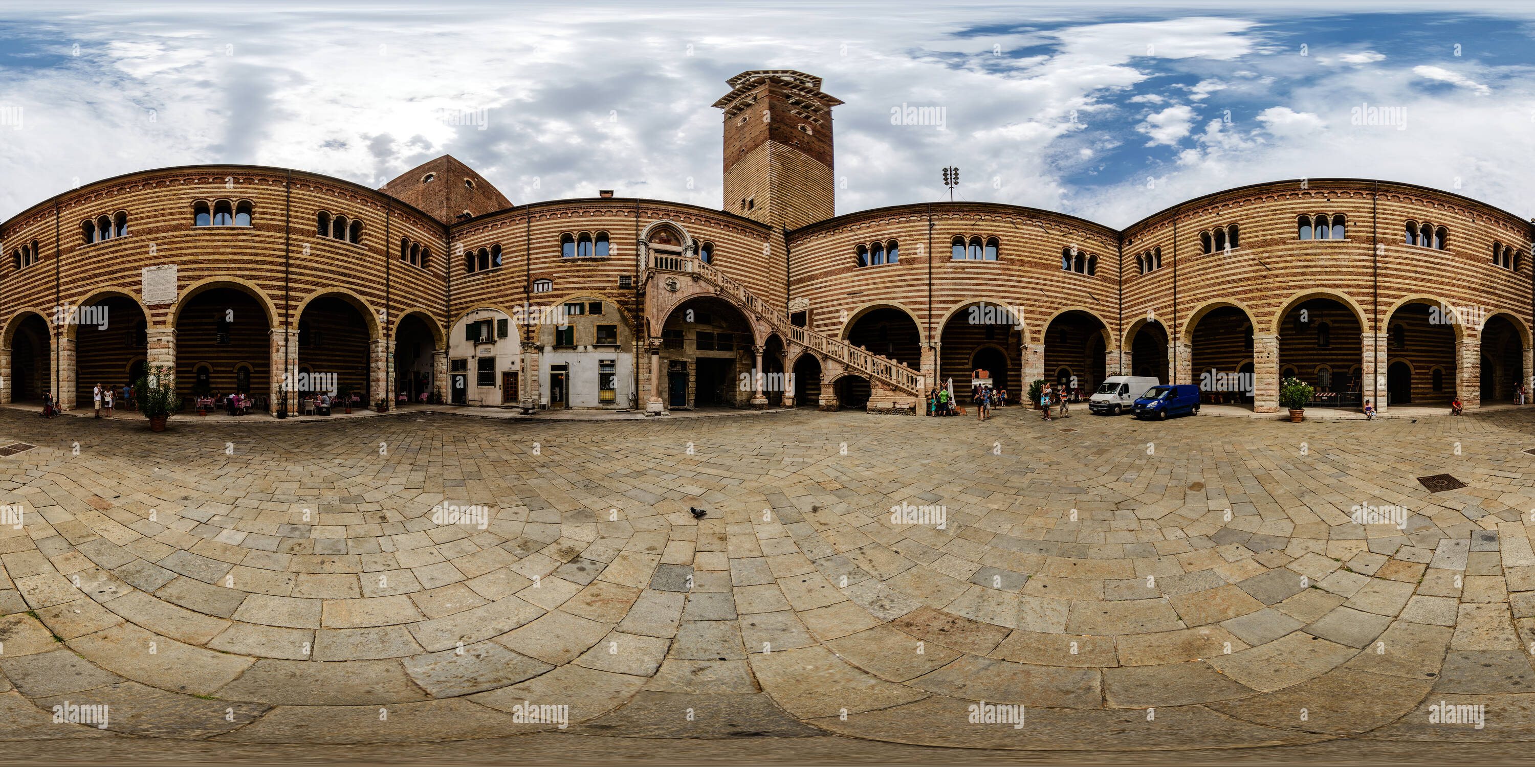 360° view of Verona - Palazzo de la Ragione - Alamy