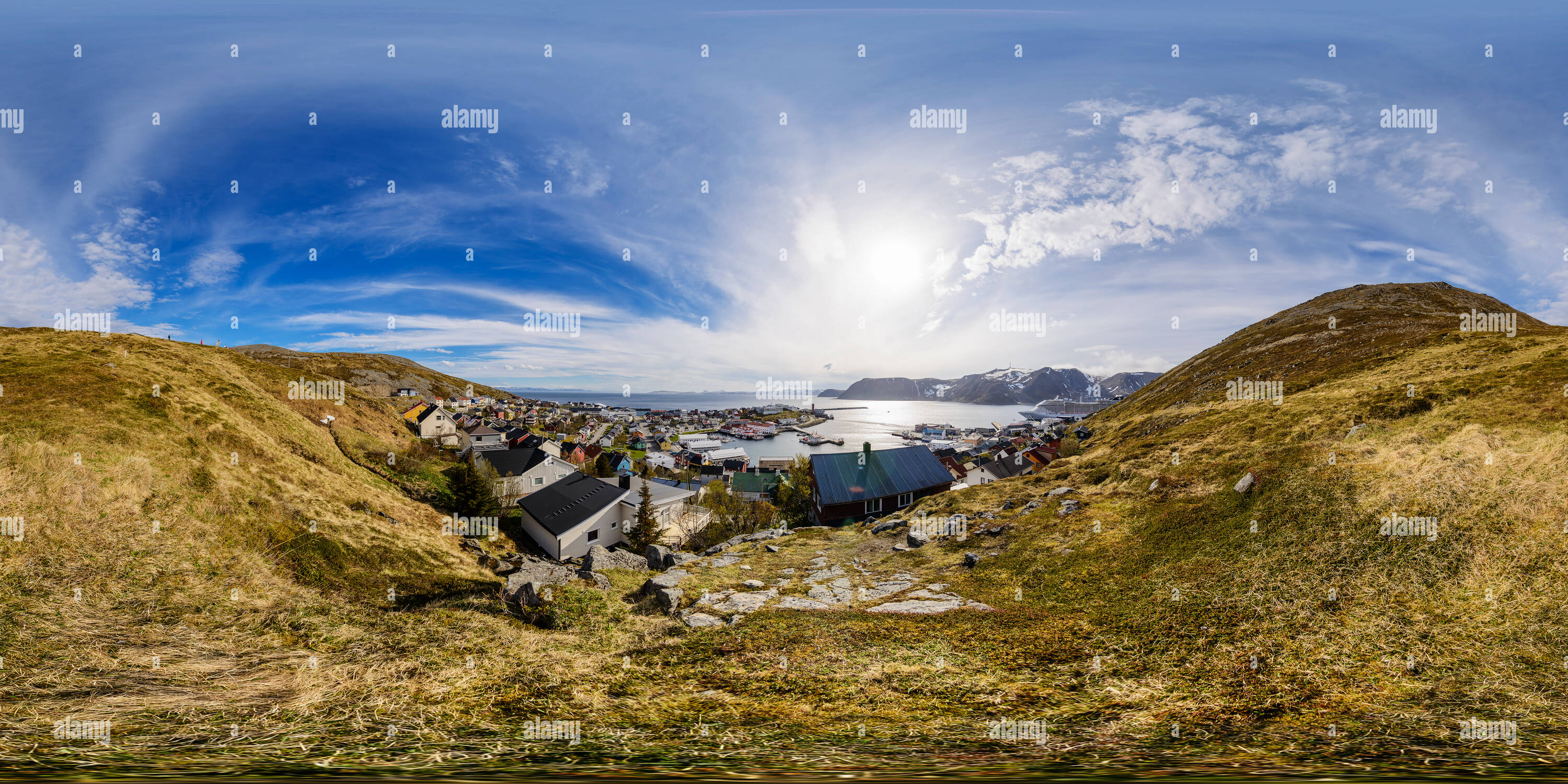 360° view of Honningsvag from above - Alamy