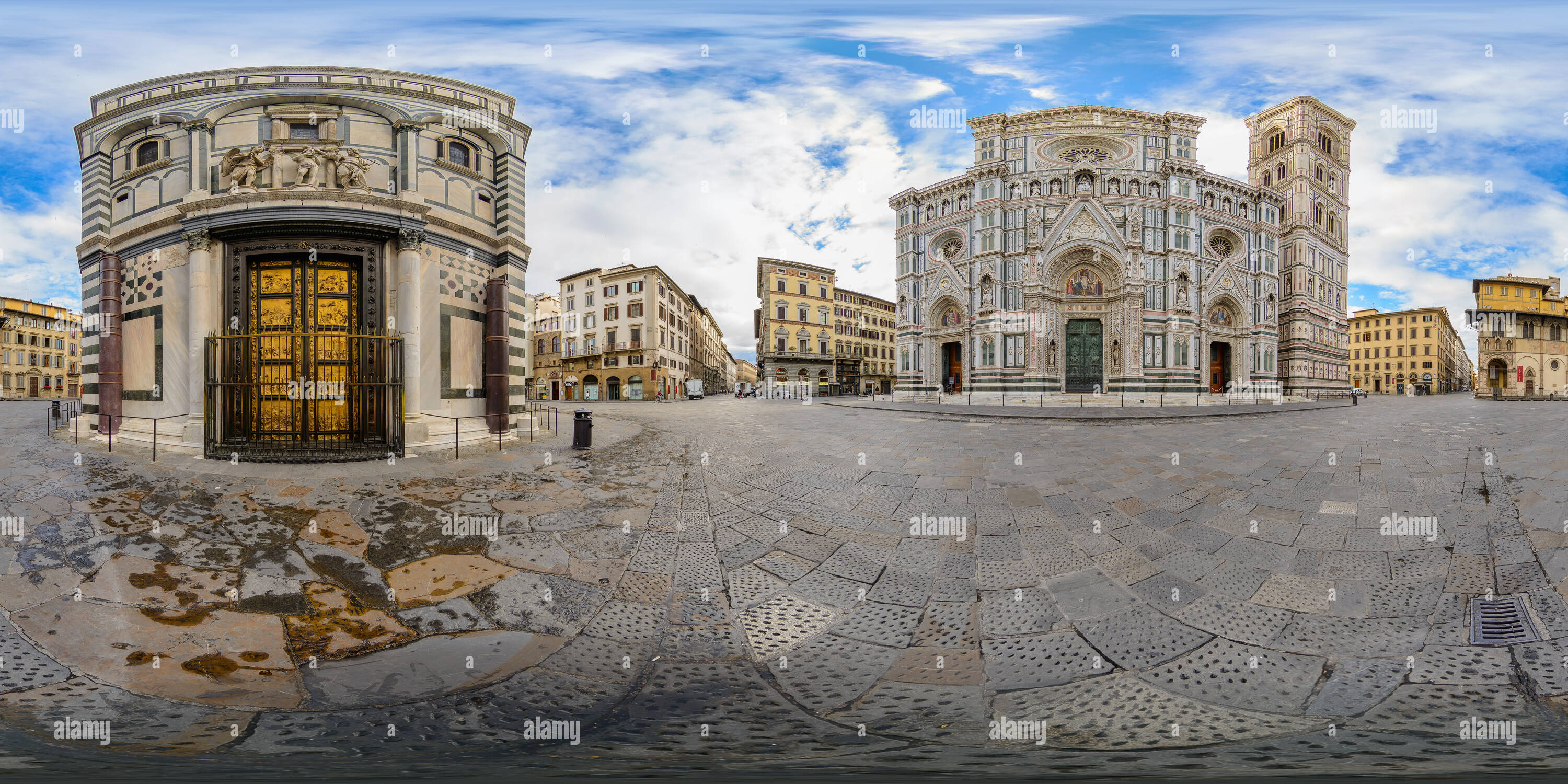 360° view of Florence - Baptistery of San Giovanni and the Cathedral of ...