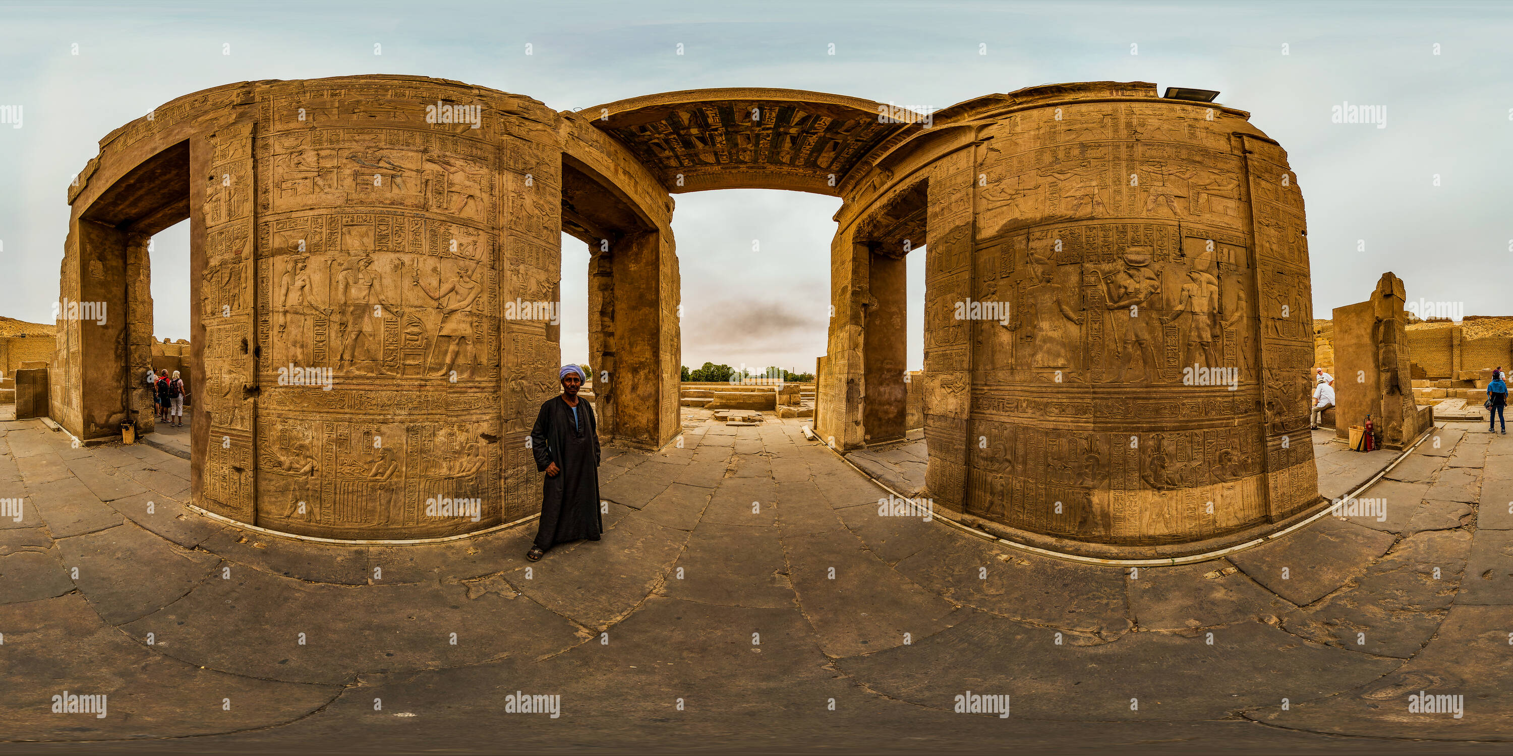 360° view of Relief walls in the Sobek-Temple in Kom Ombo - Alamy