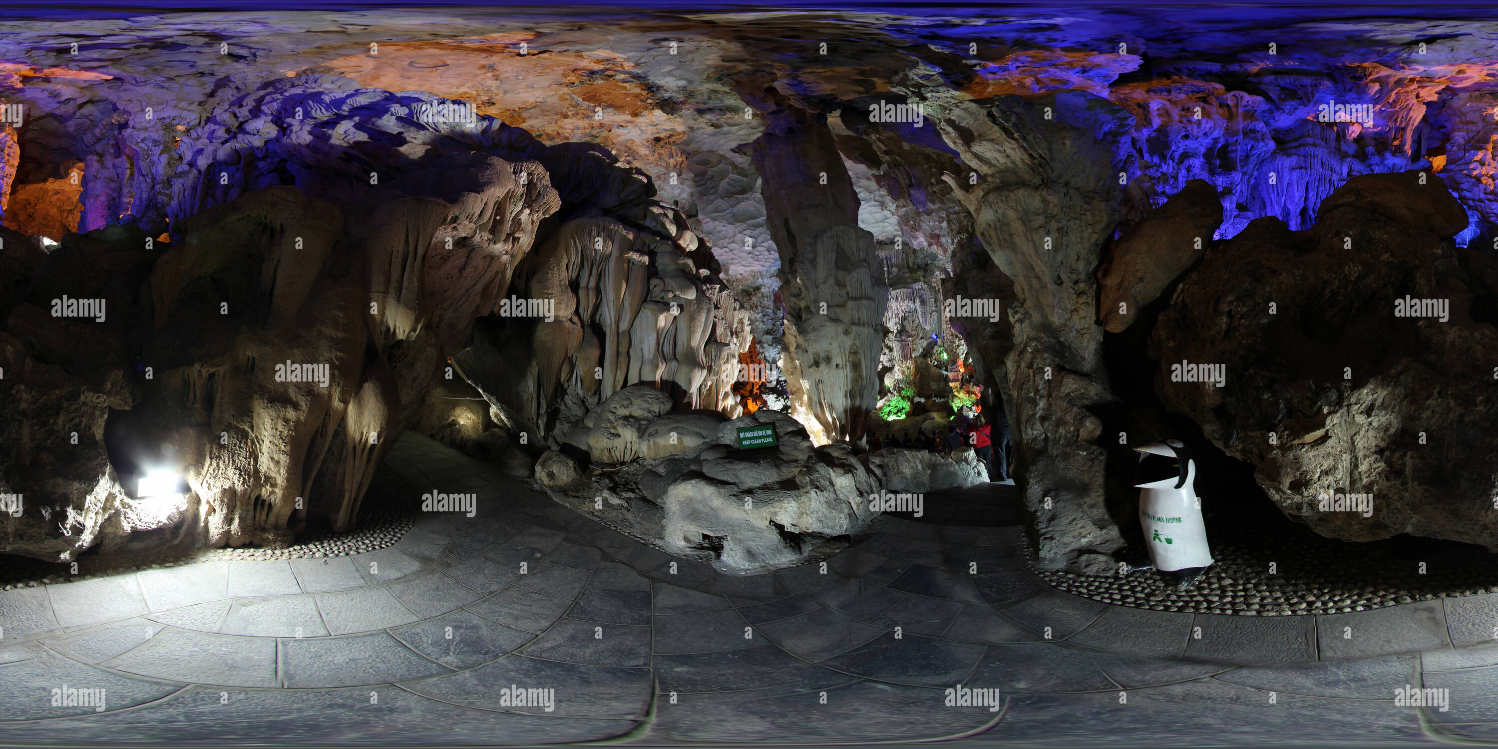 360° view of Ha Long Bay Dau Go Cave 1 - Alamy
