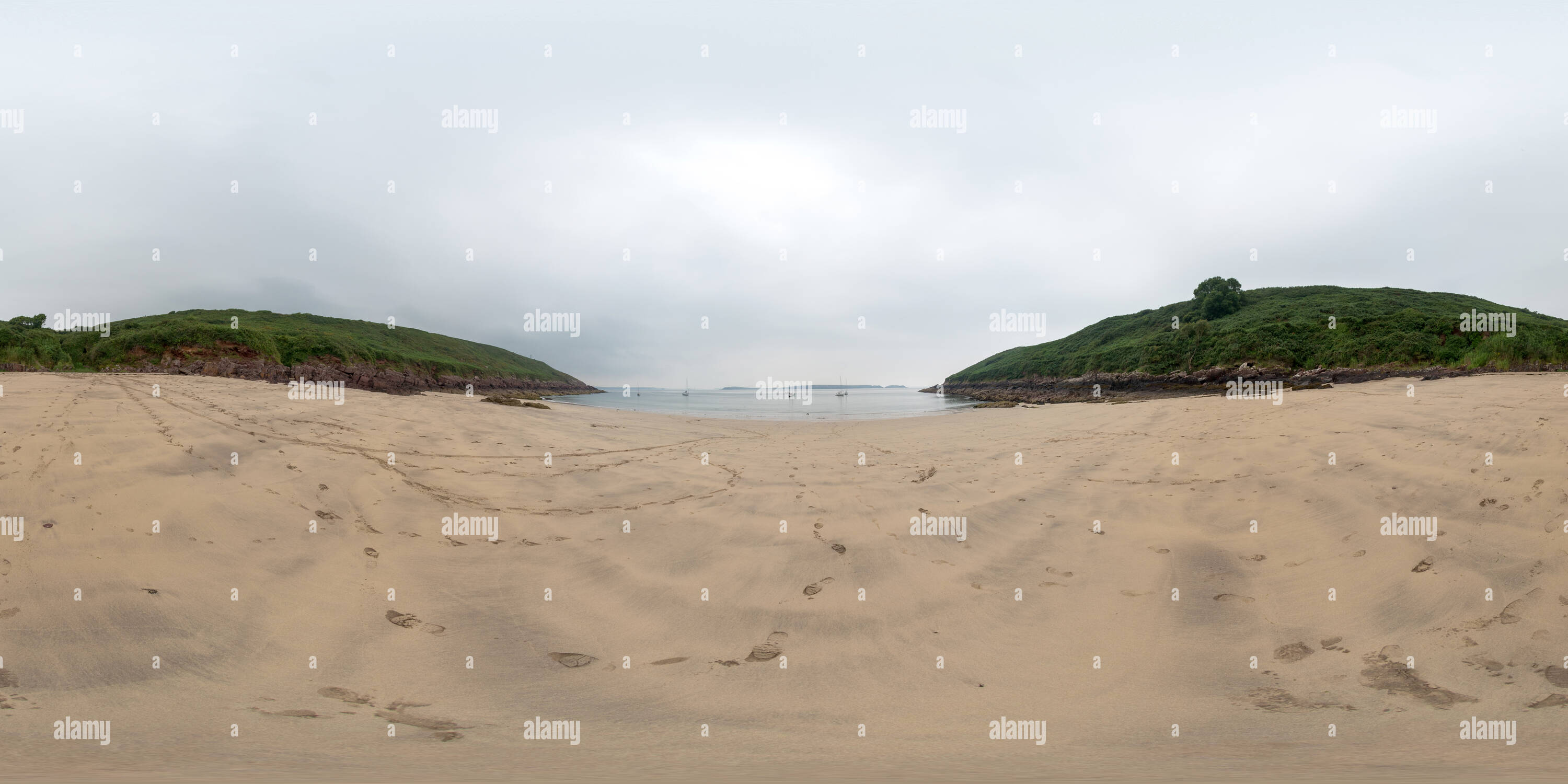 360° view of Watwick Beach Wales - Alamy