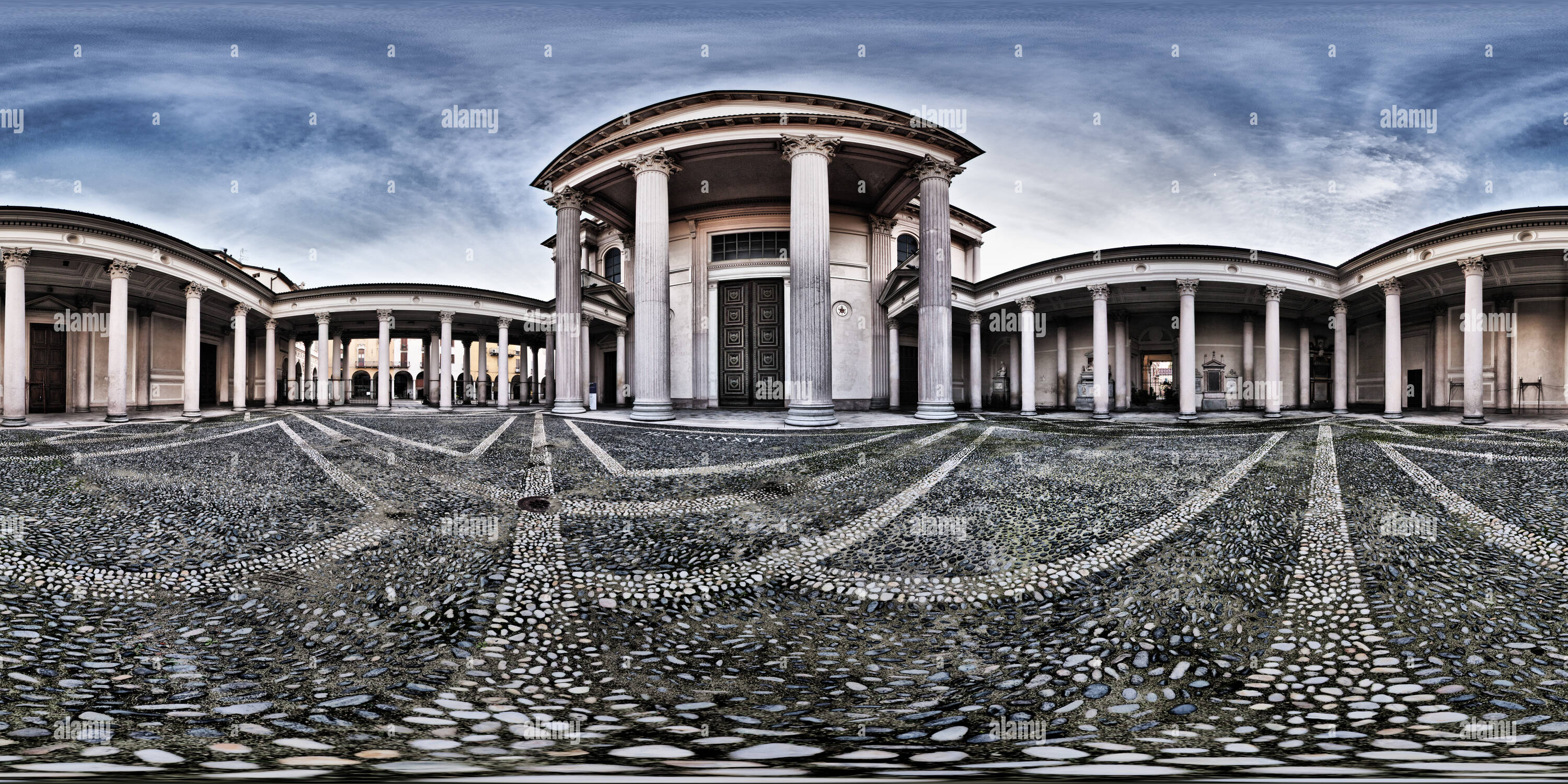 360° view of Duomo di Novara - Alamy