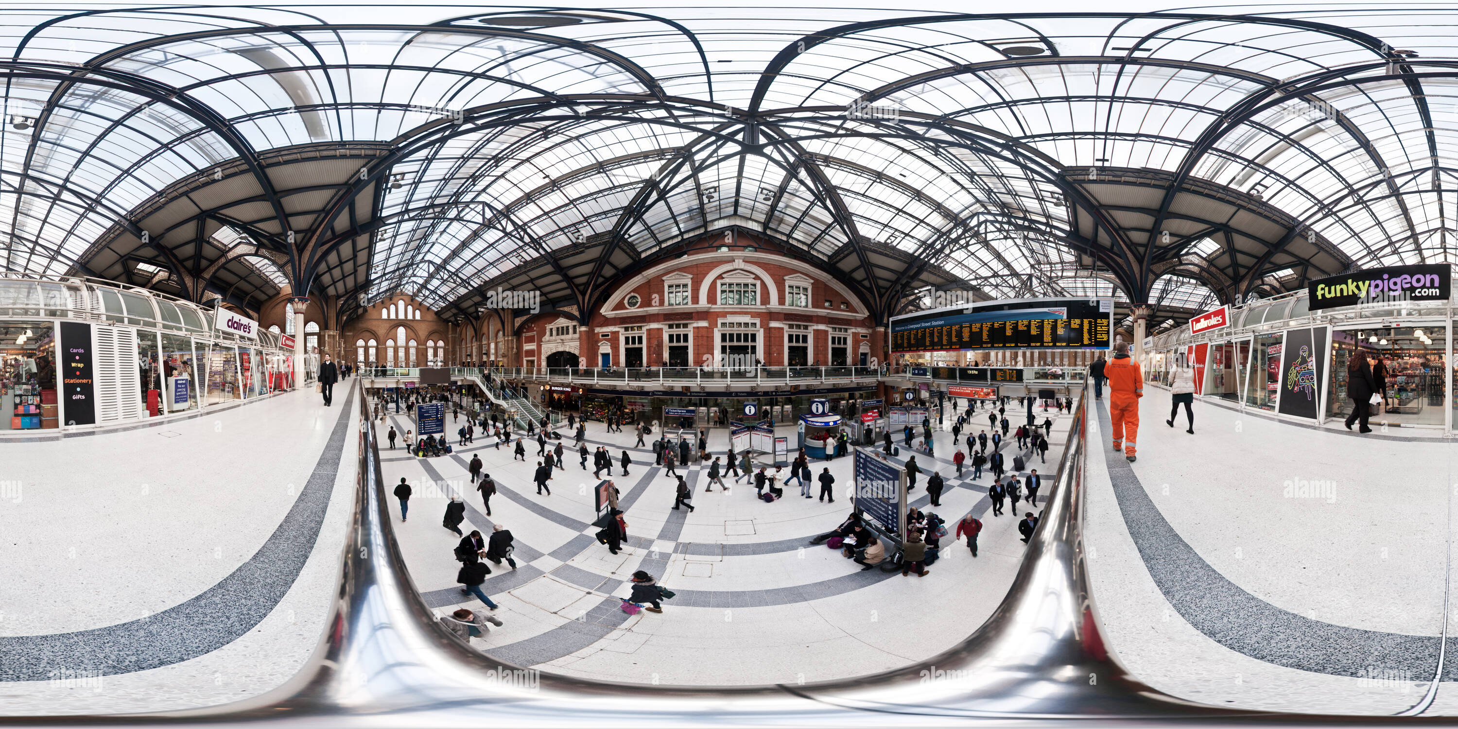 360° view of Liverpool Street Station - Alamy