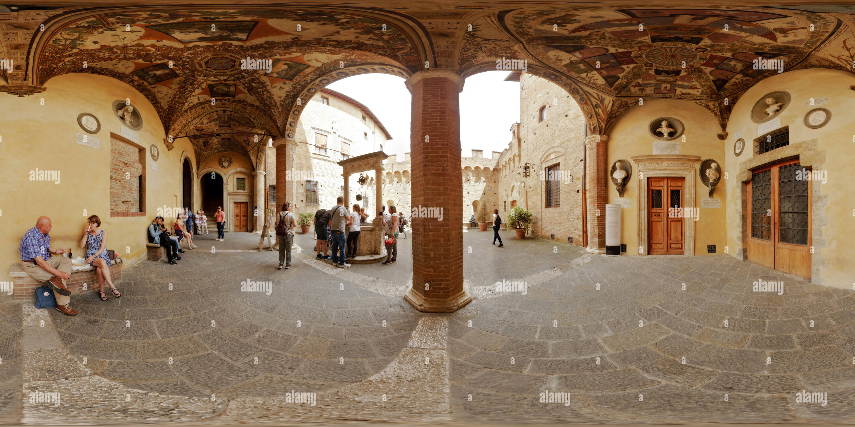 360° view of Siena Palazzo Chigi Saracini - Alamy