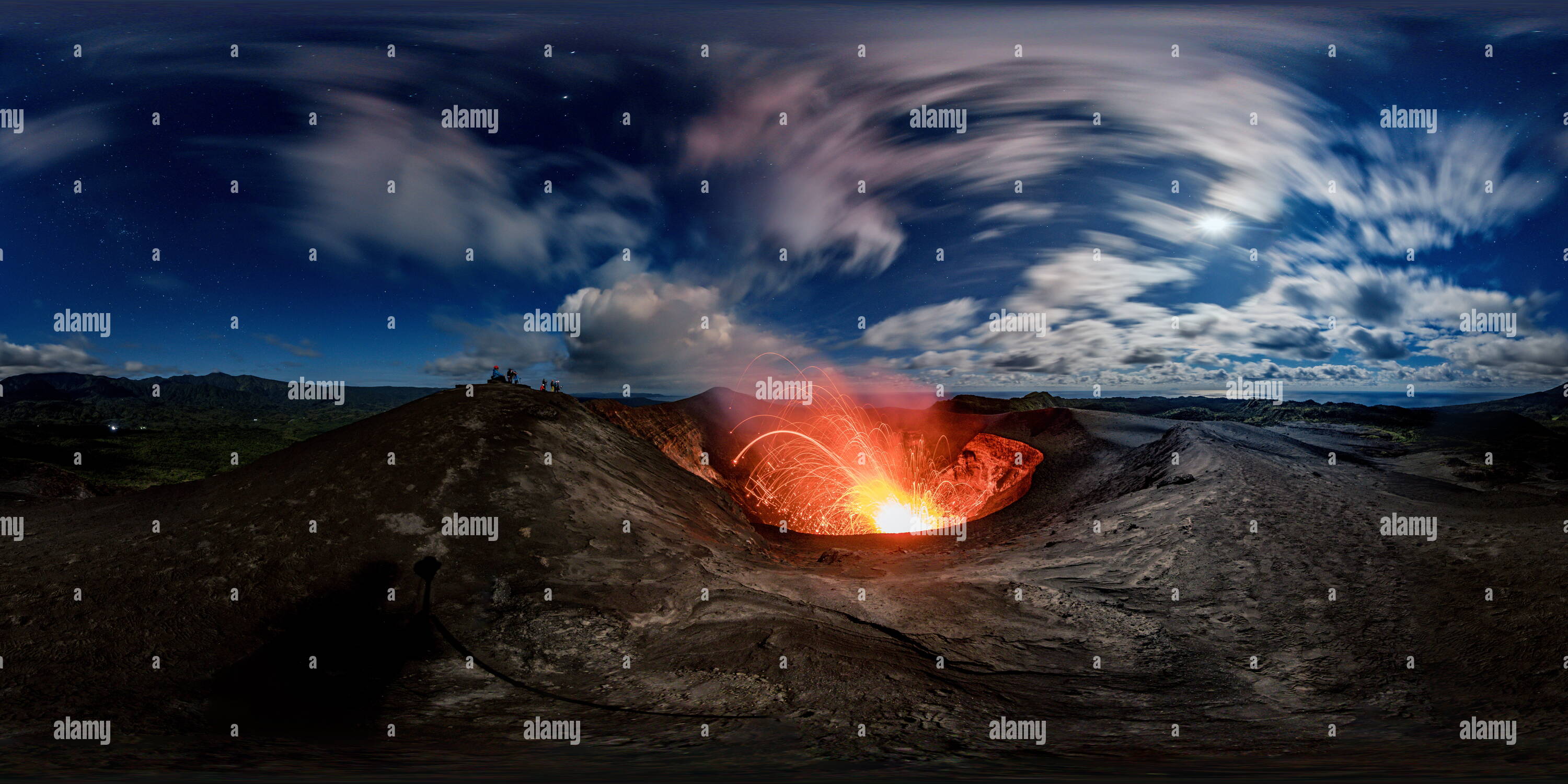 360° view of Moonlight on Yasur Volcano - Alamy