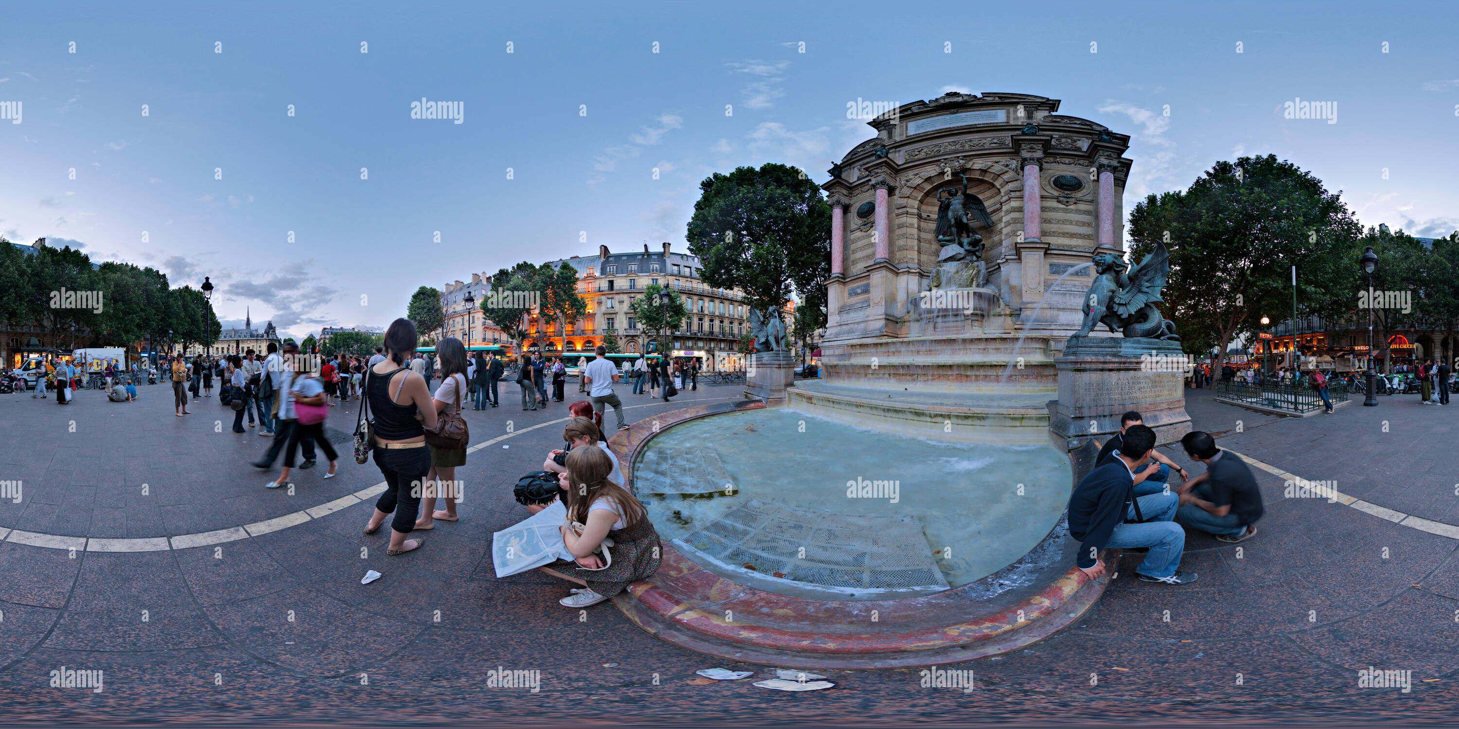 360° view of Fontaine Saint-Michel, Paris, France - Alamy