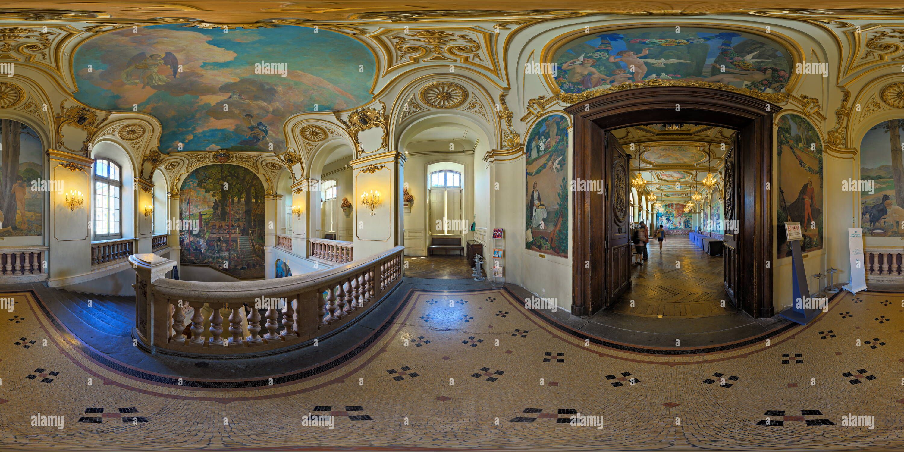 360° view of Capitole, Toulouse, France - Alamy