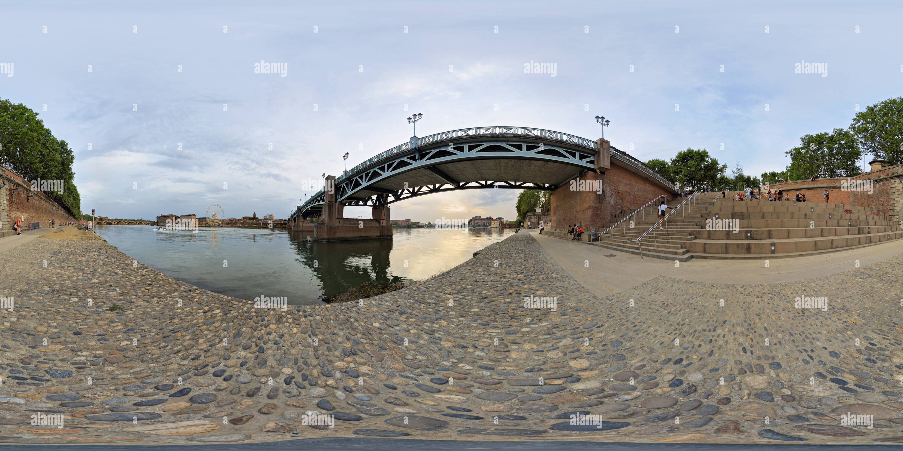360° view of Place St Pierre, Toulouse, France - Alamy
