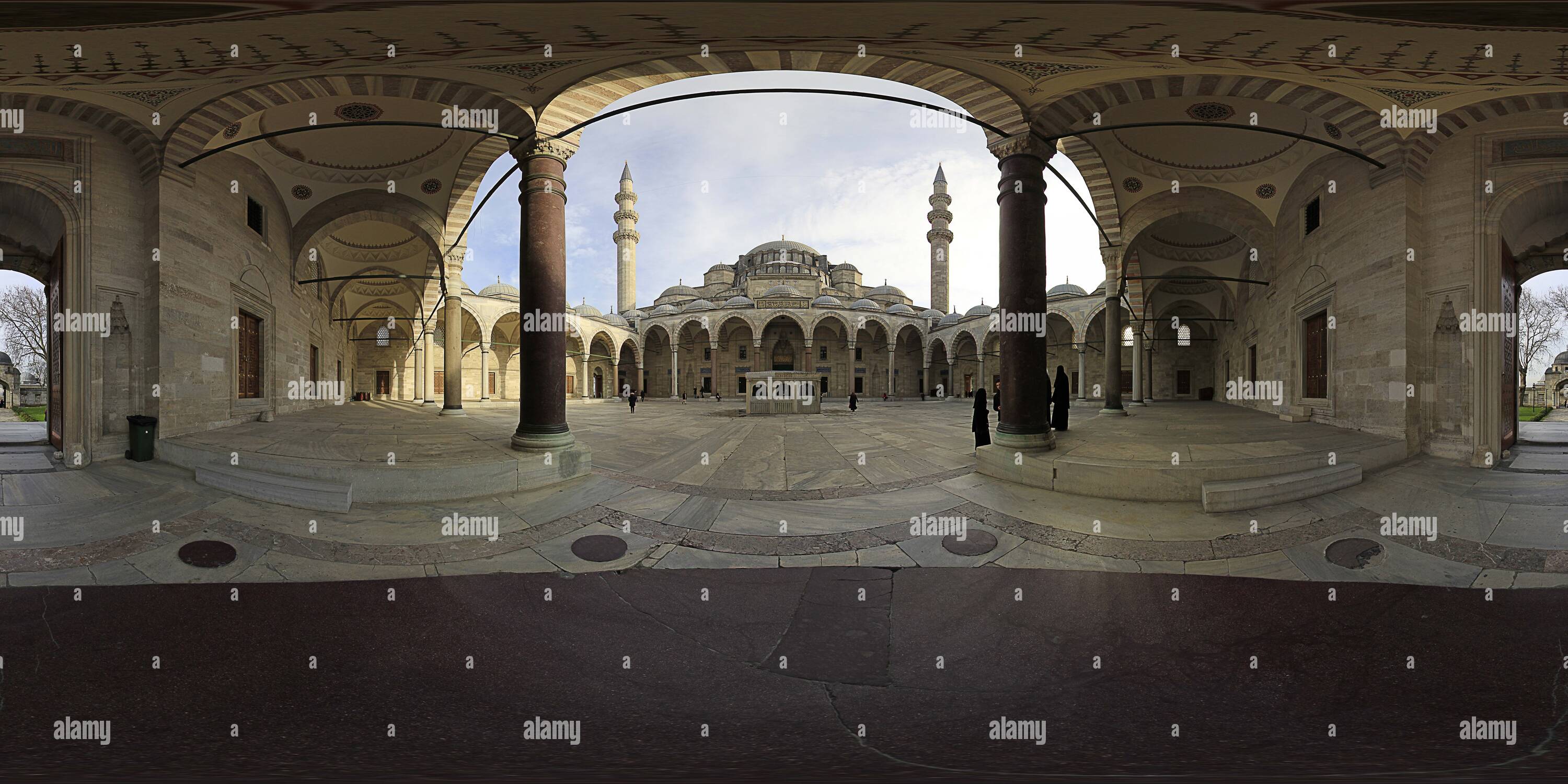 360° view of Suleymaniye Mosque-(Suleymaniye Camii - Alamy