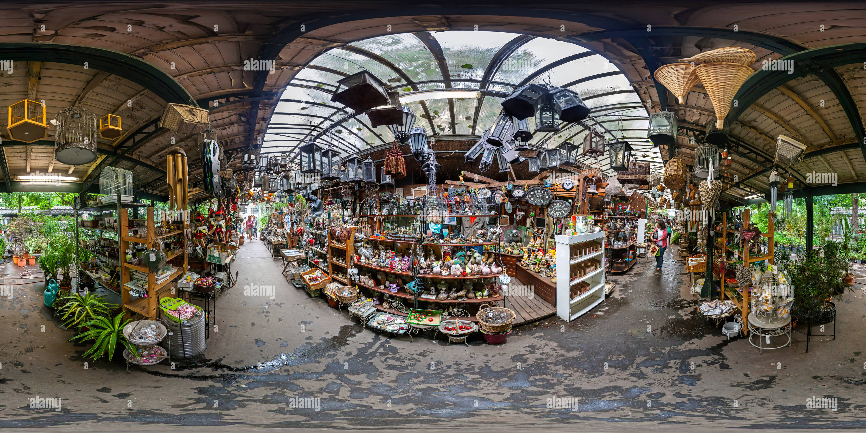 360° view of Flowers market of the Île de la Cité - Paris - France - Alamy