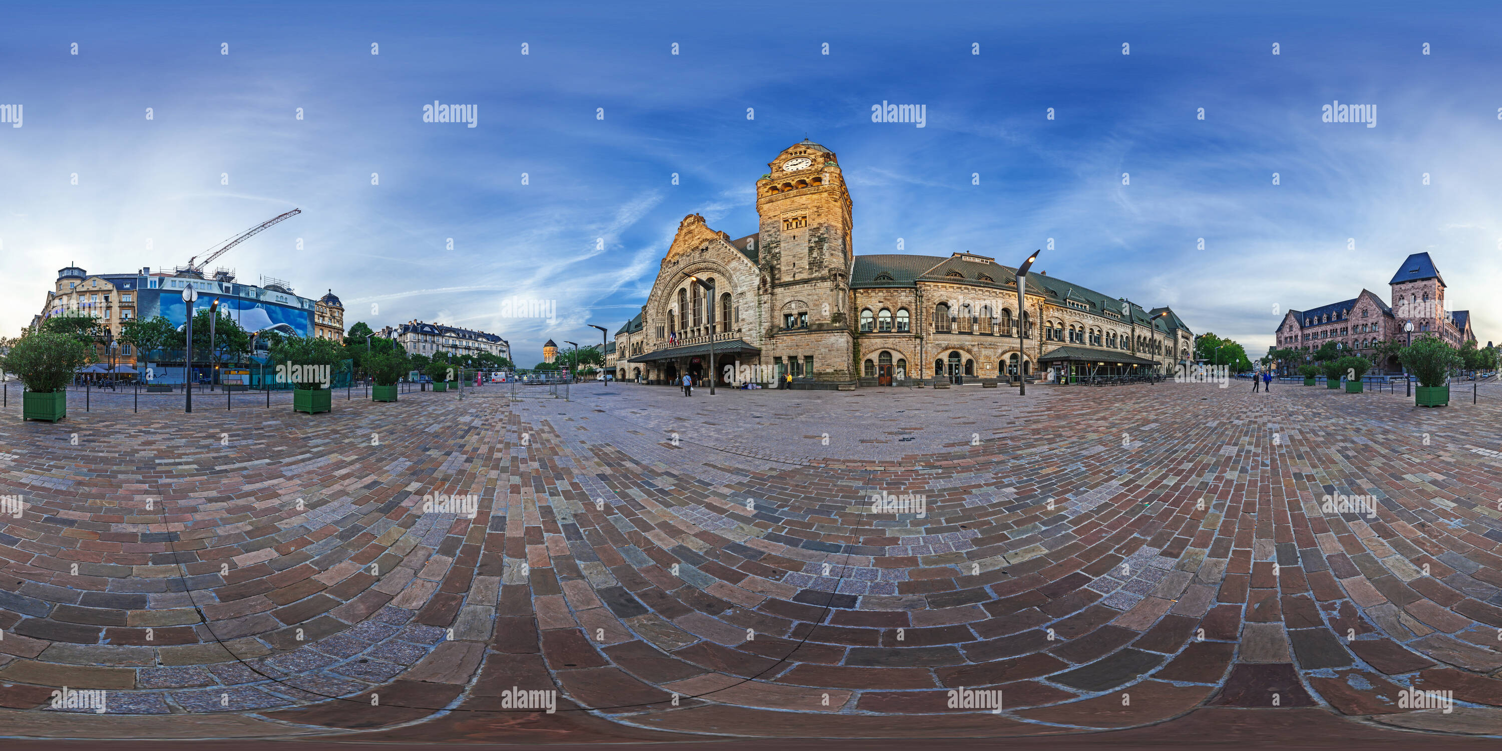 360° view of Main train station on square Charles de Gaulle - Metz ...