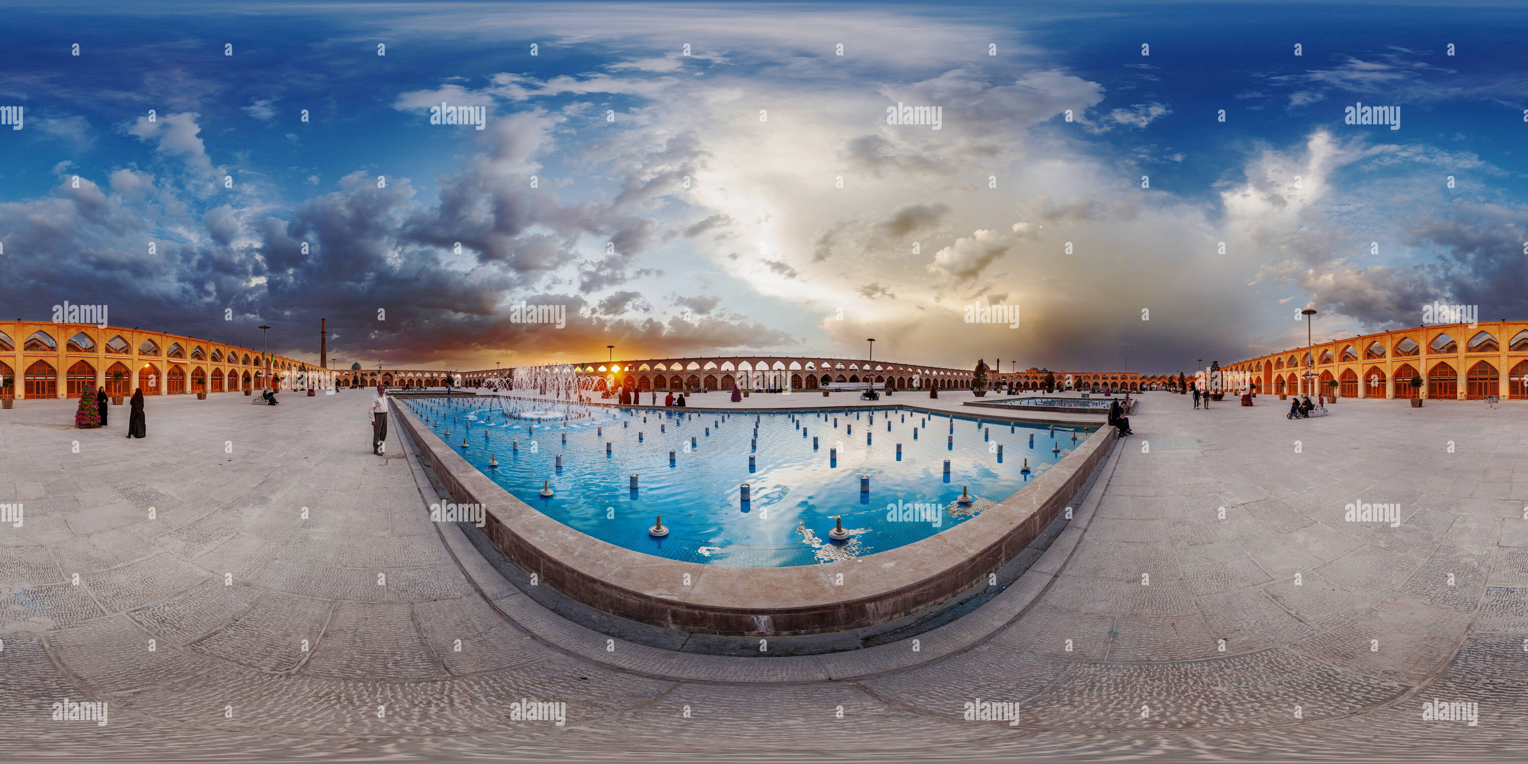 360° view of Imam Ali Square at sunset - Eşfahān - Alamy
