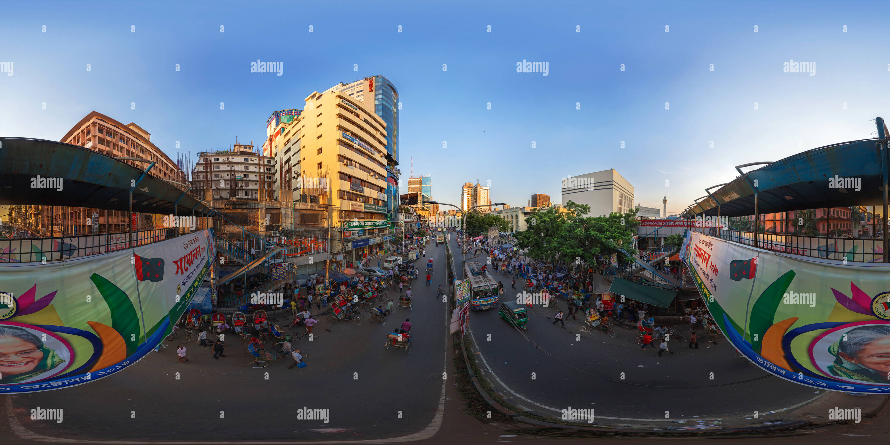 360° view of Pedestrian overpass over Topkhana street in the evening ...