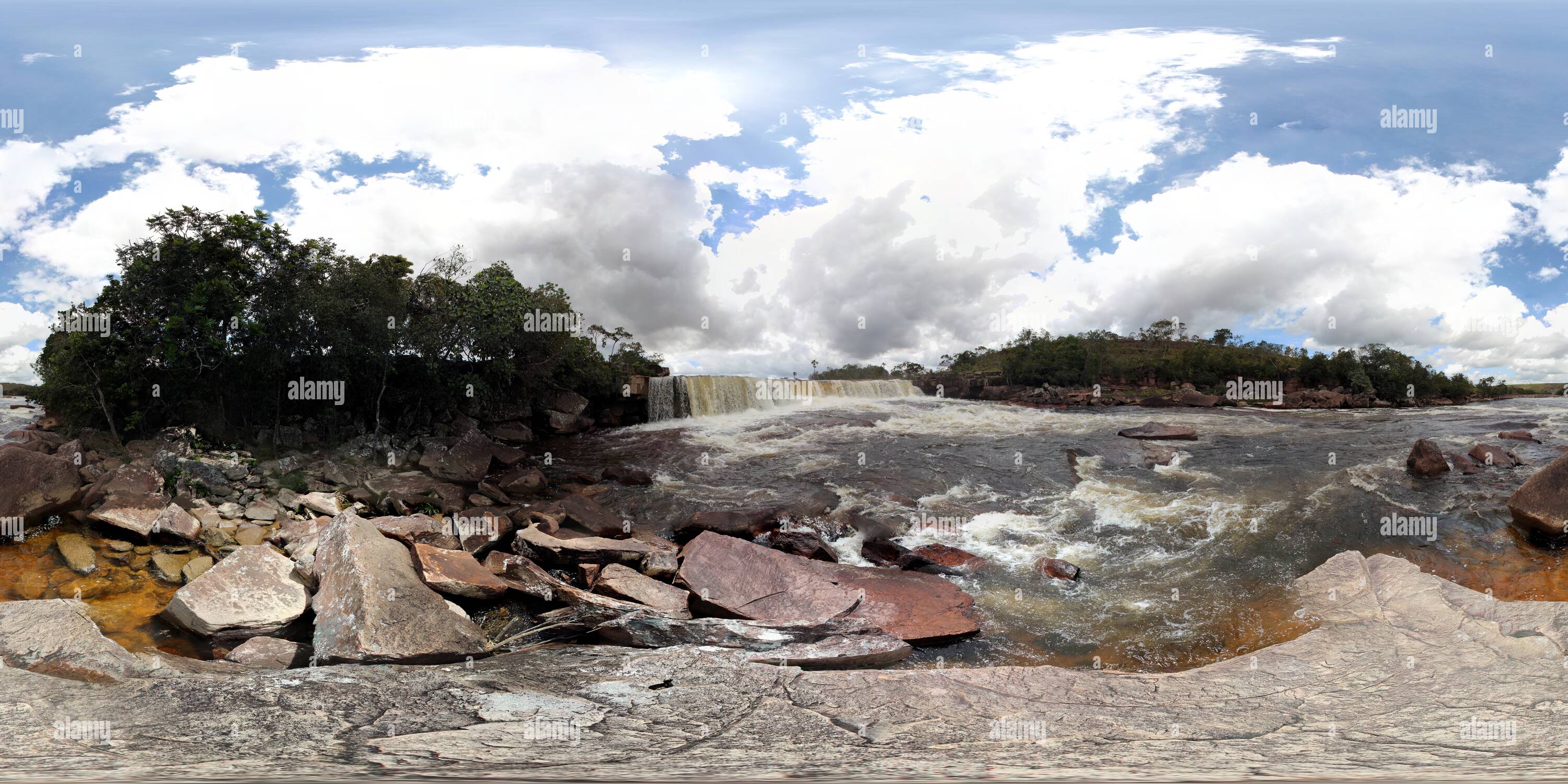 360° view of Arapena Meru (Yuruani Fall), Great Savannah, Canaima ...