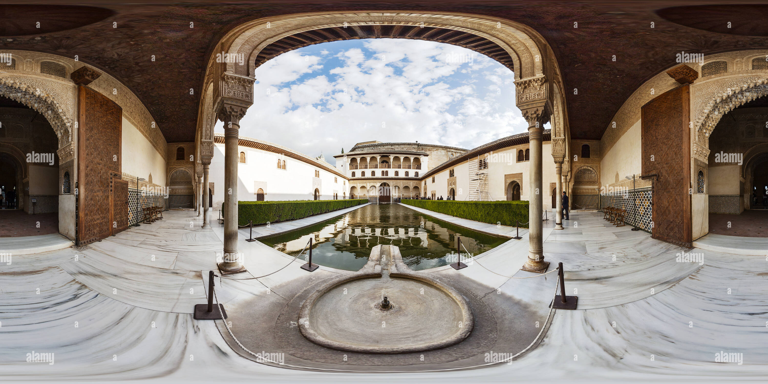 360° view of The Arrayanes Courtyard in alhambra of granada - Alamy