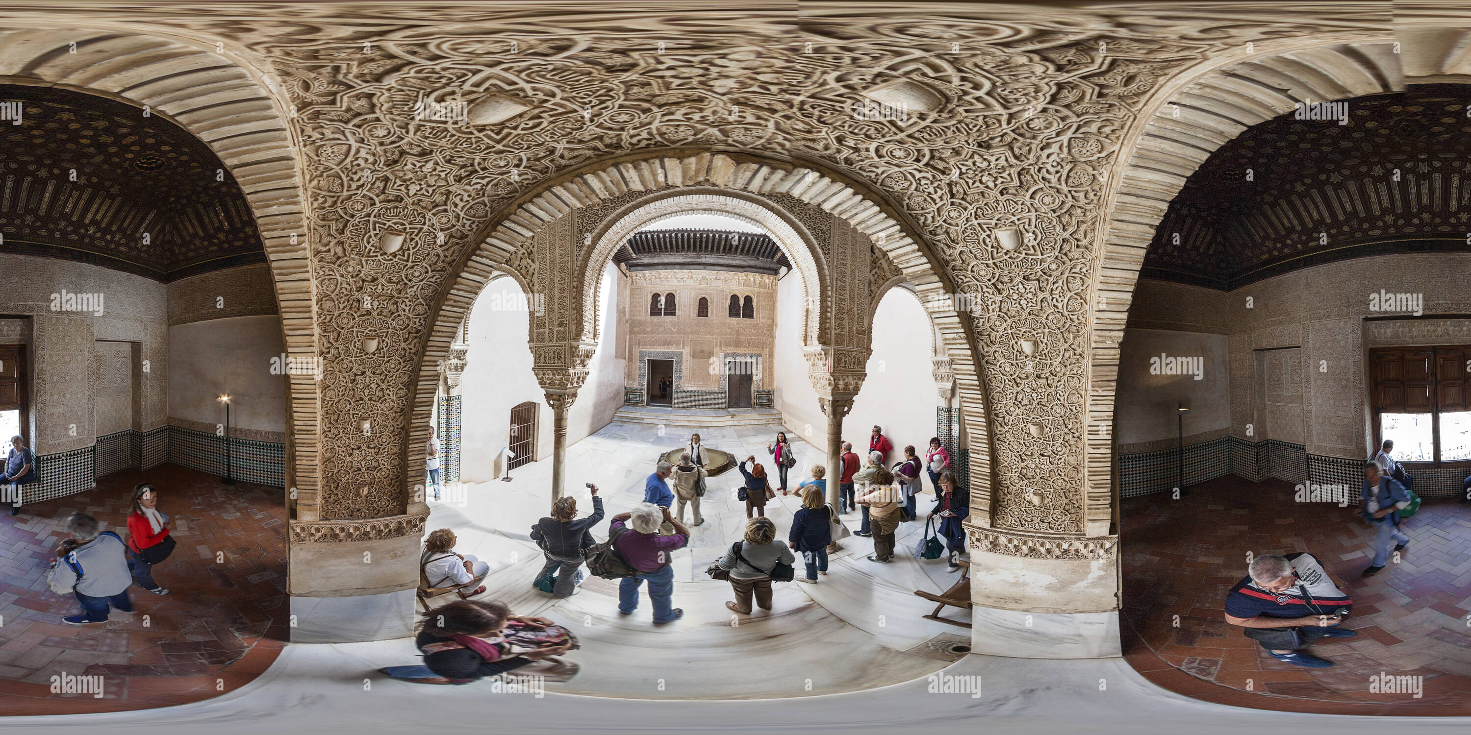 Golden room alhambra hi-res stock photography and images - Alamy