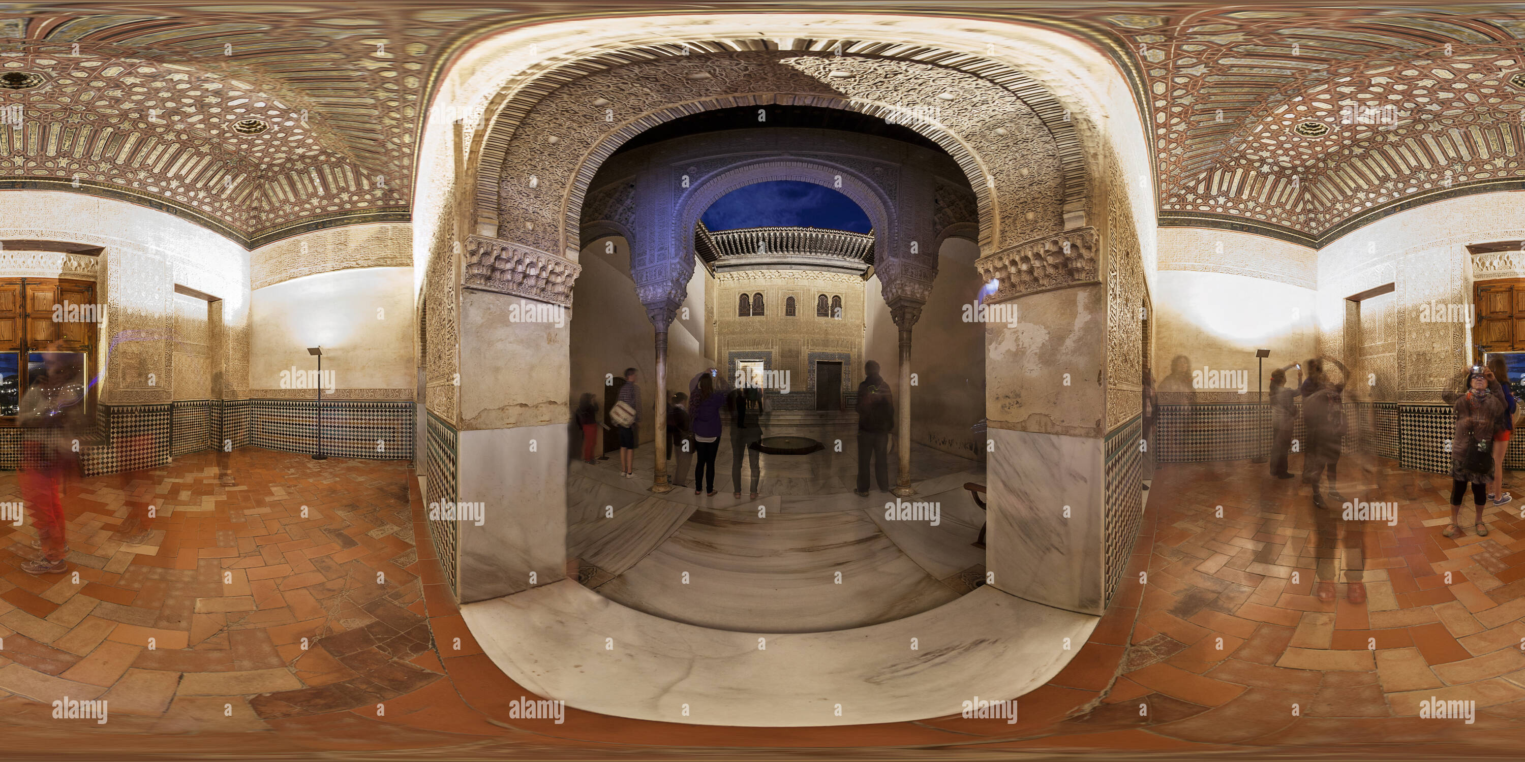 Golden room alhambra hi-res stock photography and images - Alamy