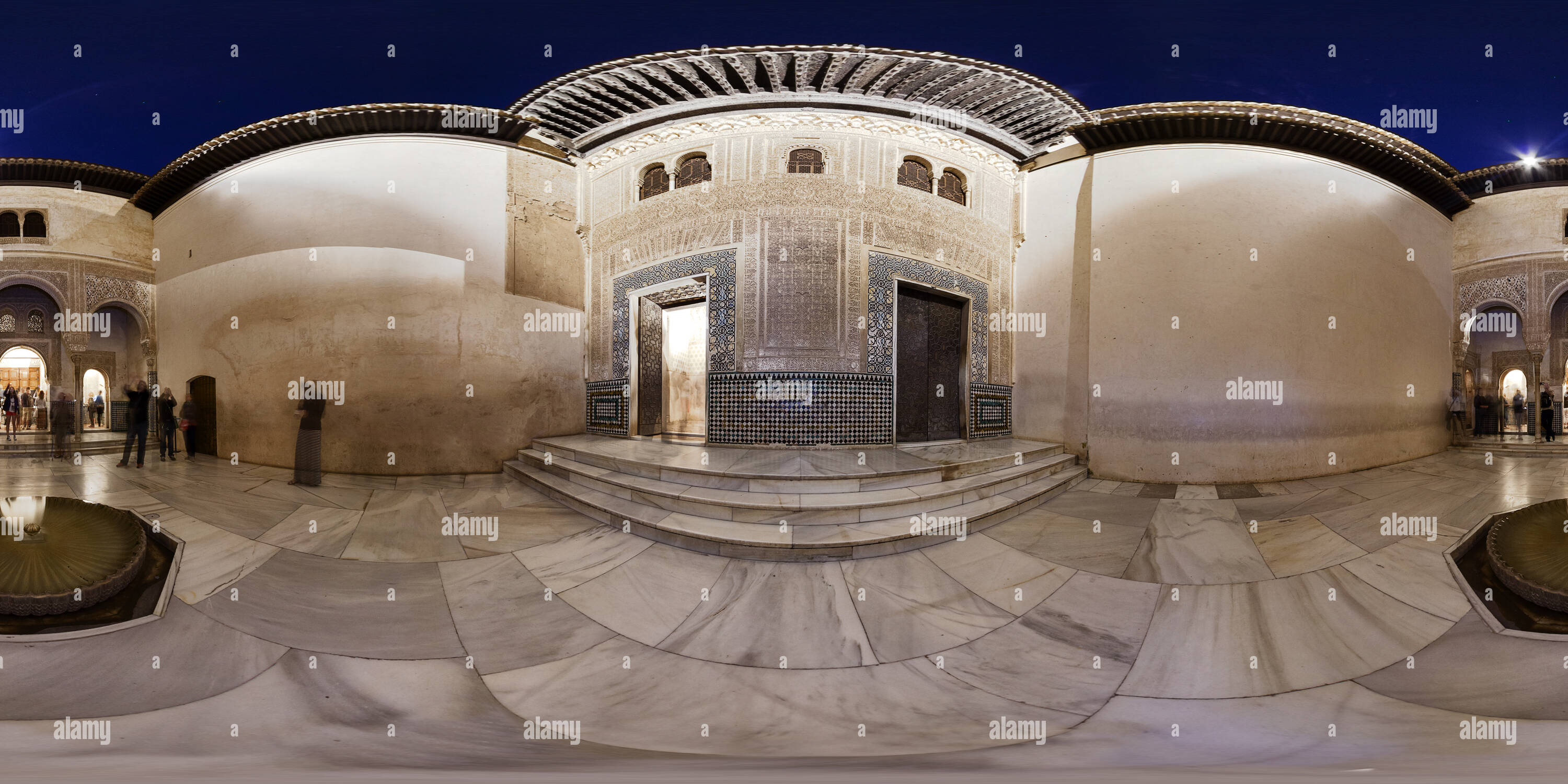 Golden room alhambra hi-res stock photography and images - Alamy