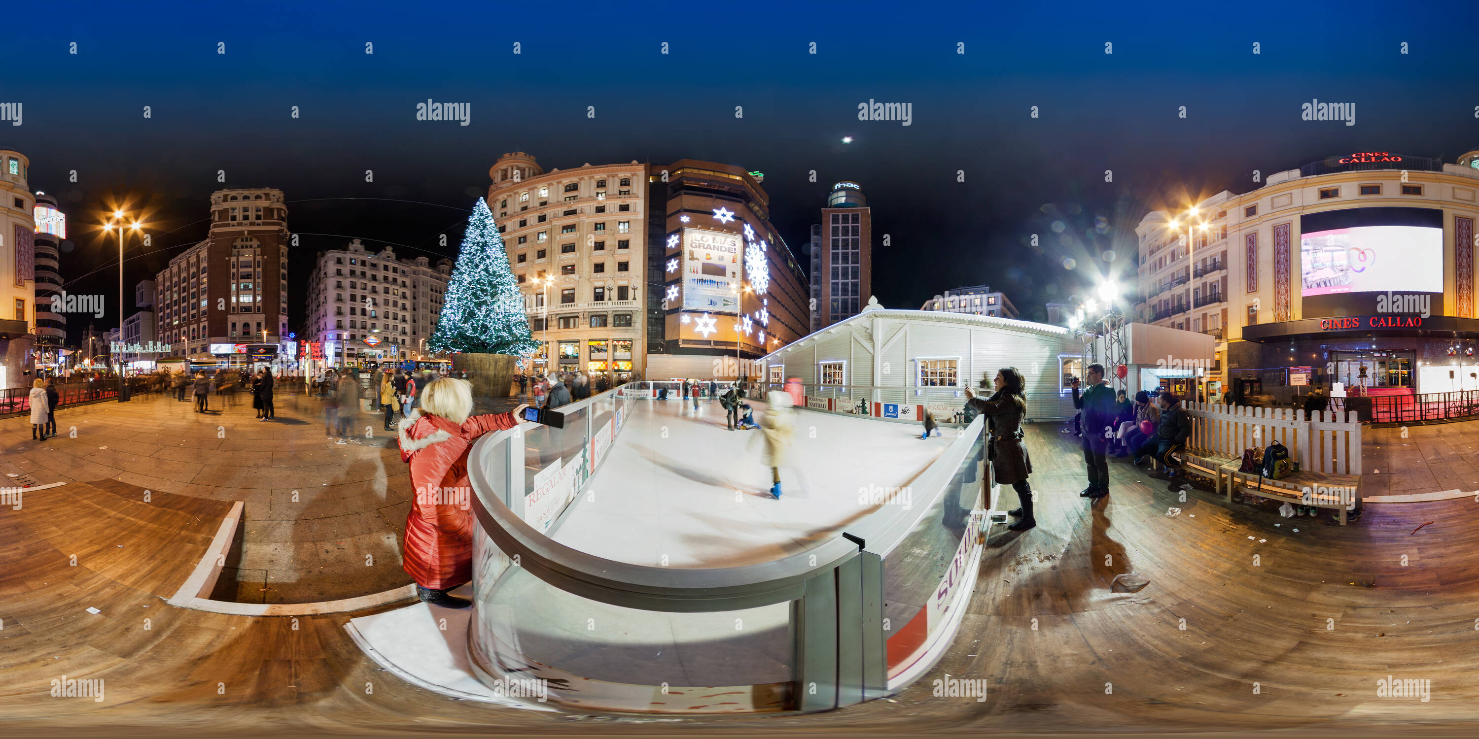 360° view of madrid callao square and gran via in christmas - Alamy
