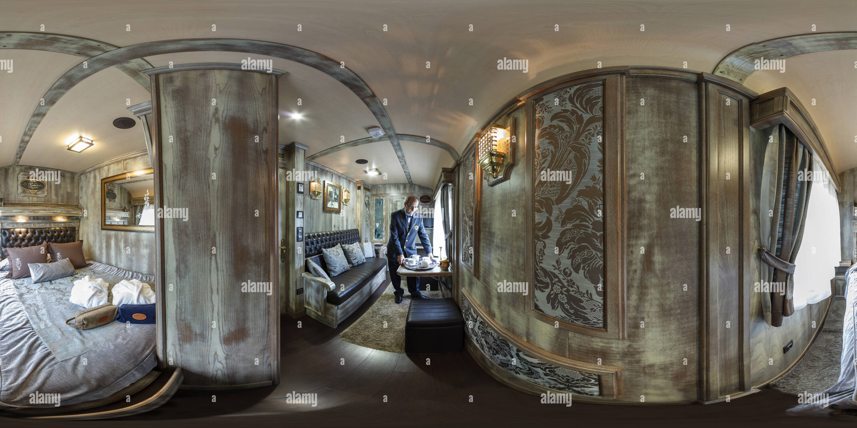 360° view of transcantabrico spanish luxury train - Alamy