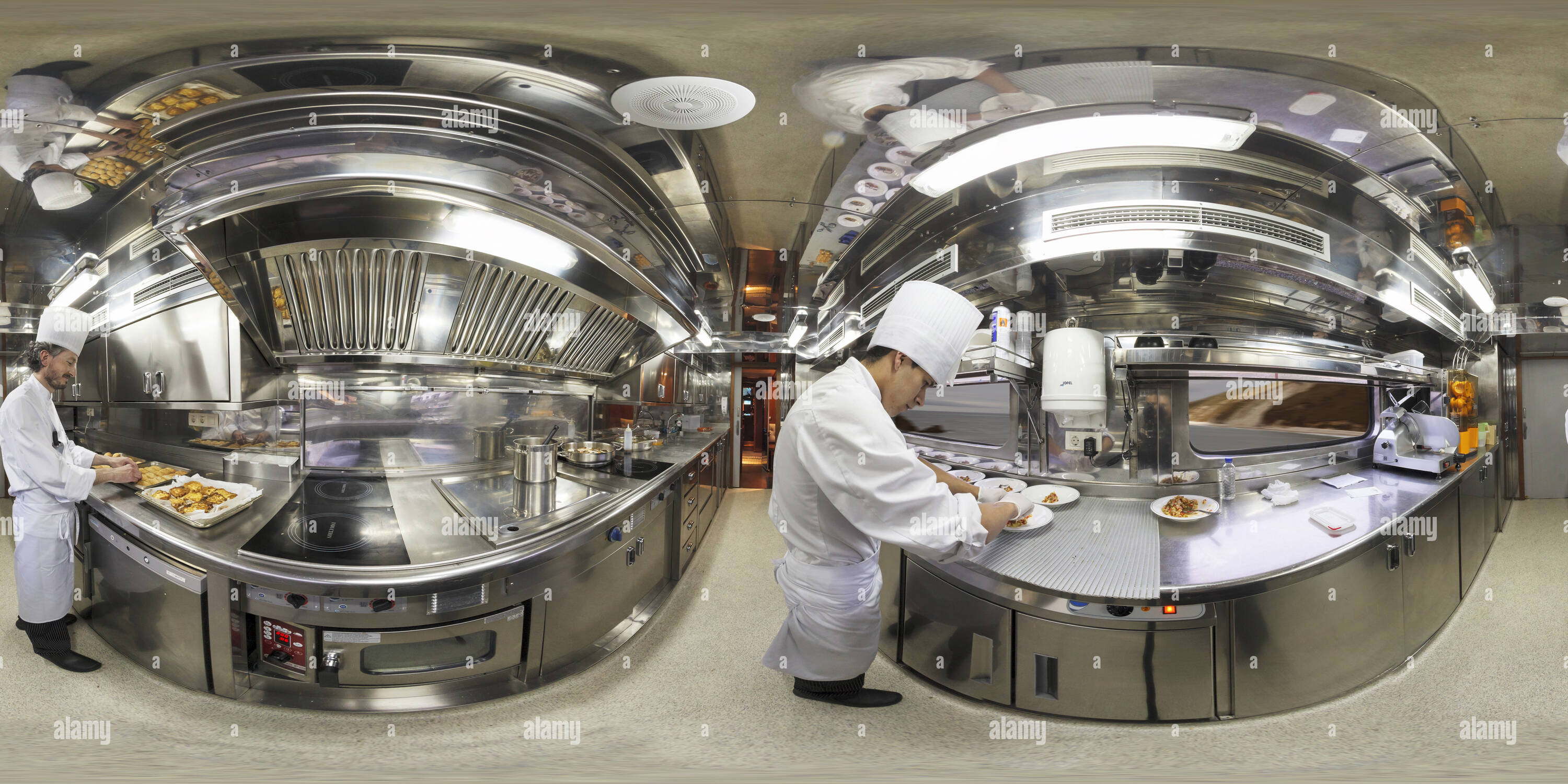 360° view of transcantabrico spanish luxury train - Alamy
