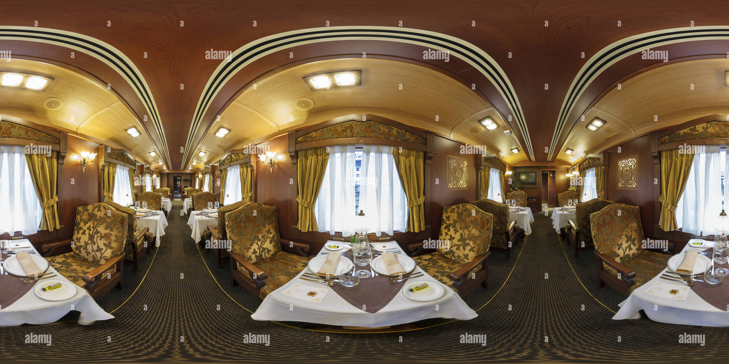 360° view of transcantabrico spanish luxury train - Alamy