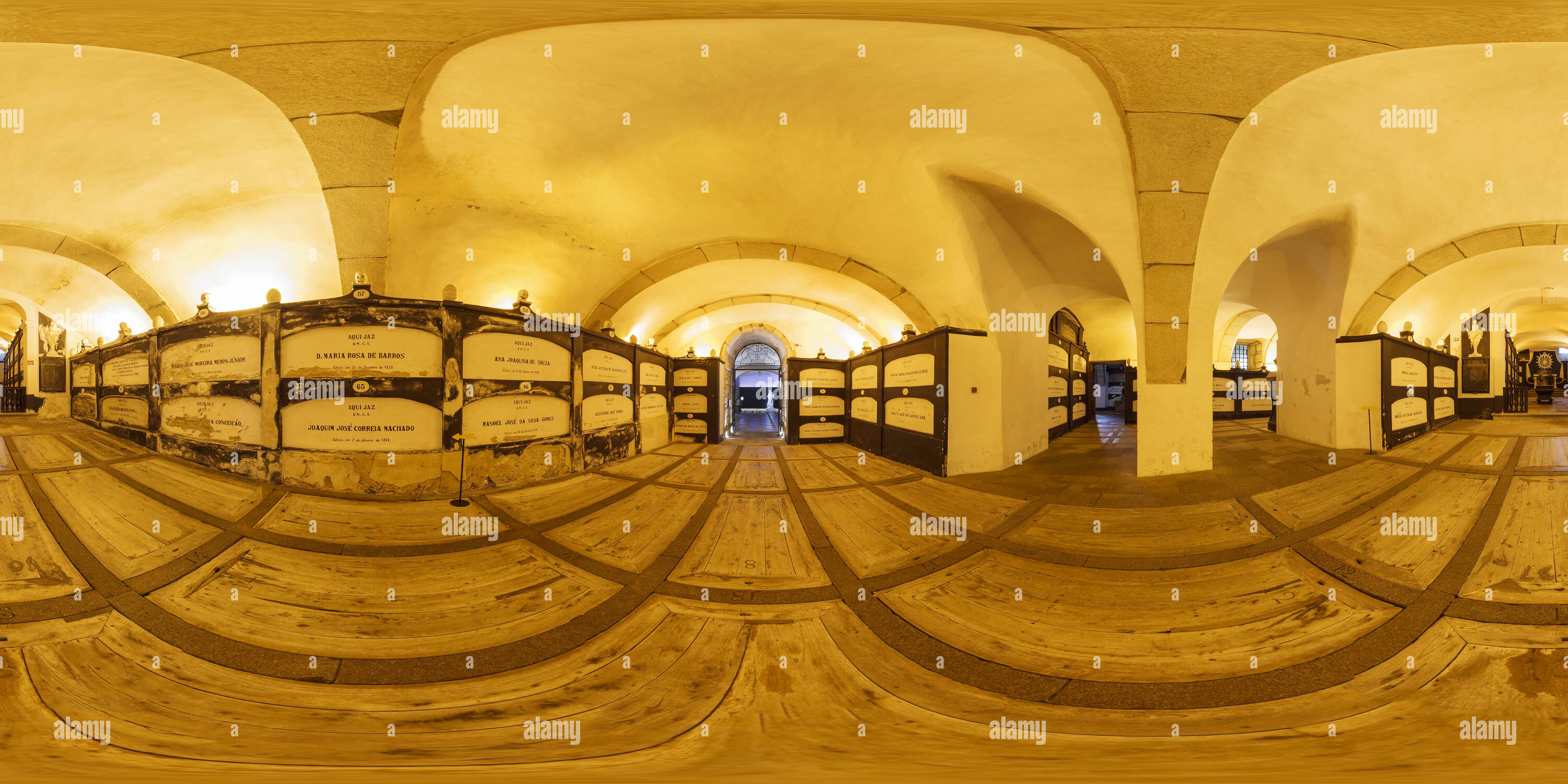 360° view of catacombs of san francisco church. porto - Alamy