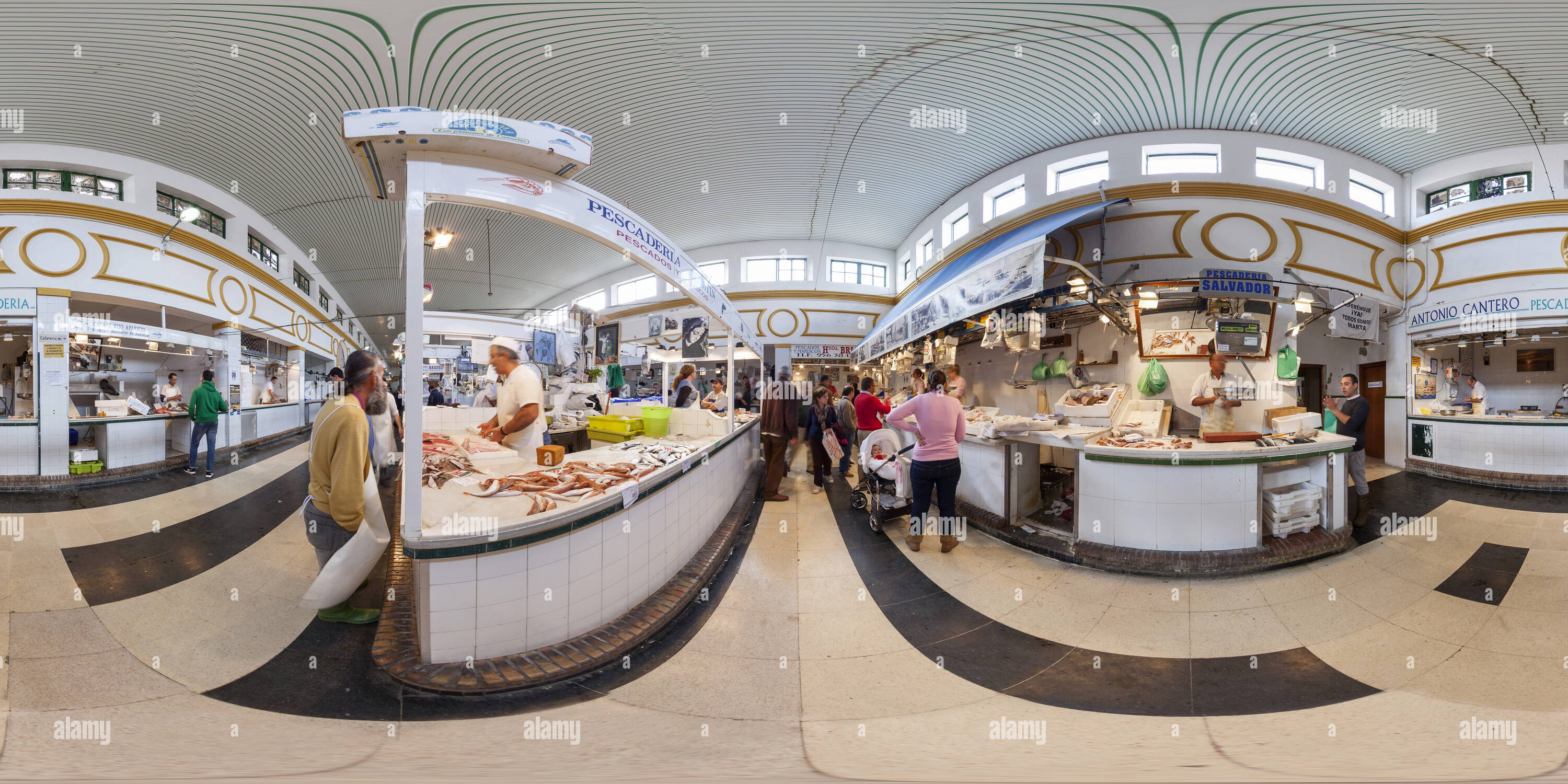 Sanlúcar de barrameda fish hi-res stock photography and images - Alamy