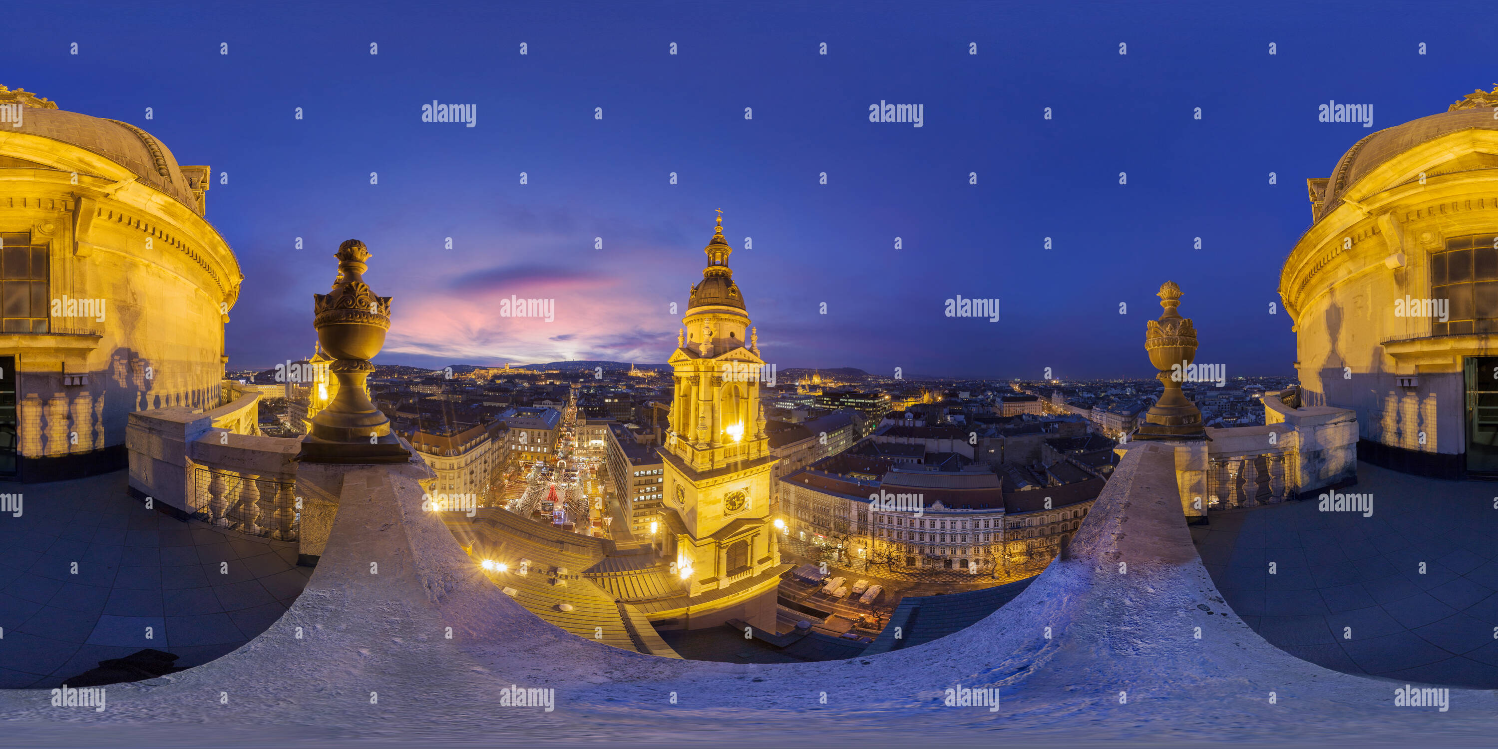 360° view of Budapest from St. Stephen’s Basilica. Budapest - Alamy