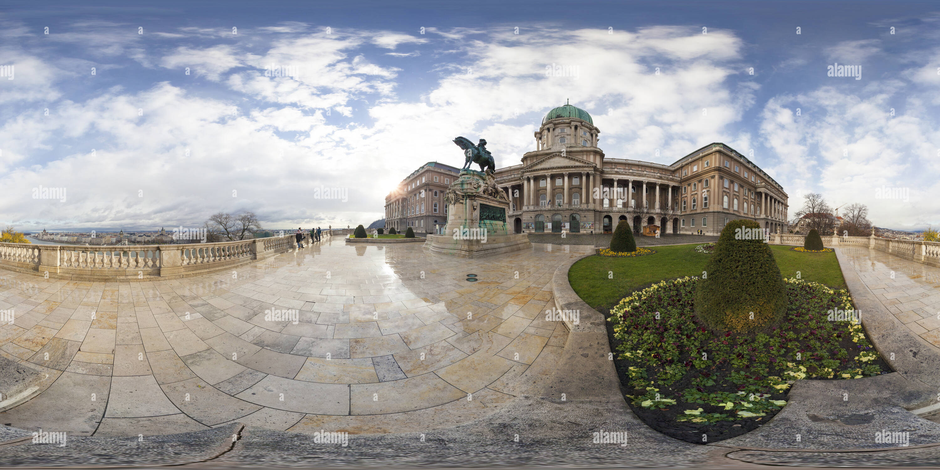 360° view of Budapest from Royal Palace in Buda Castle2. Budapest - Alamy