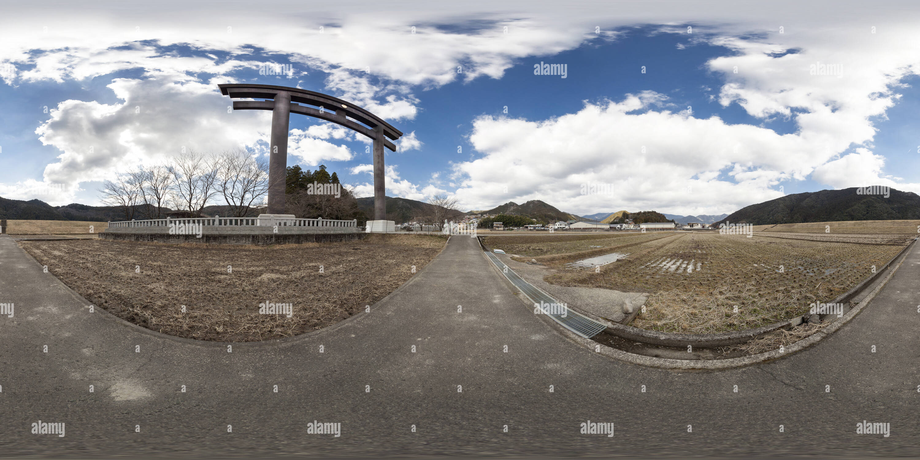 360° view of The giant torii gate of Oyu no Hara. Japan - Alamy