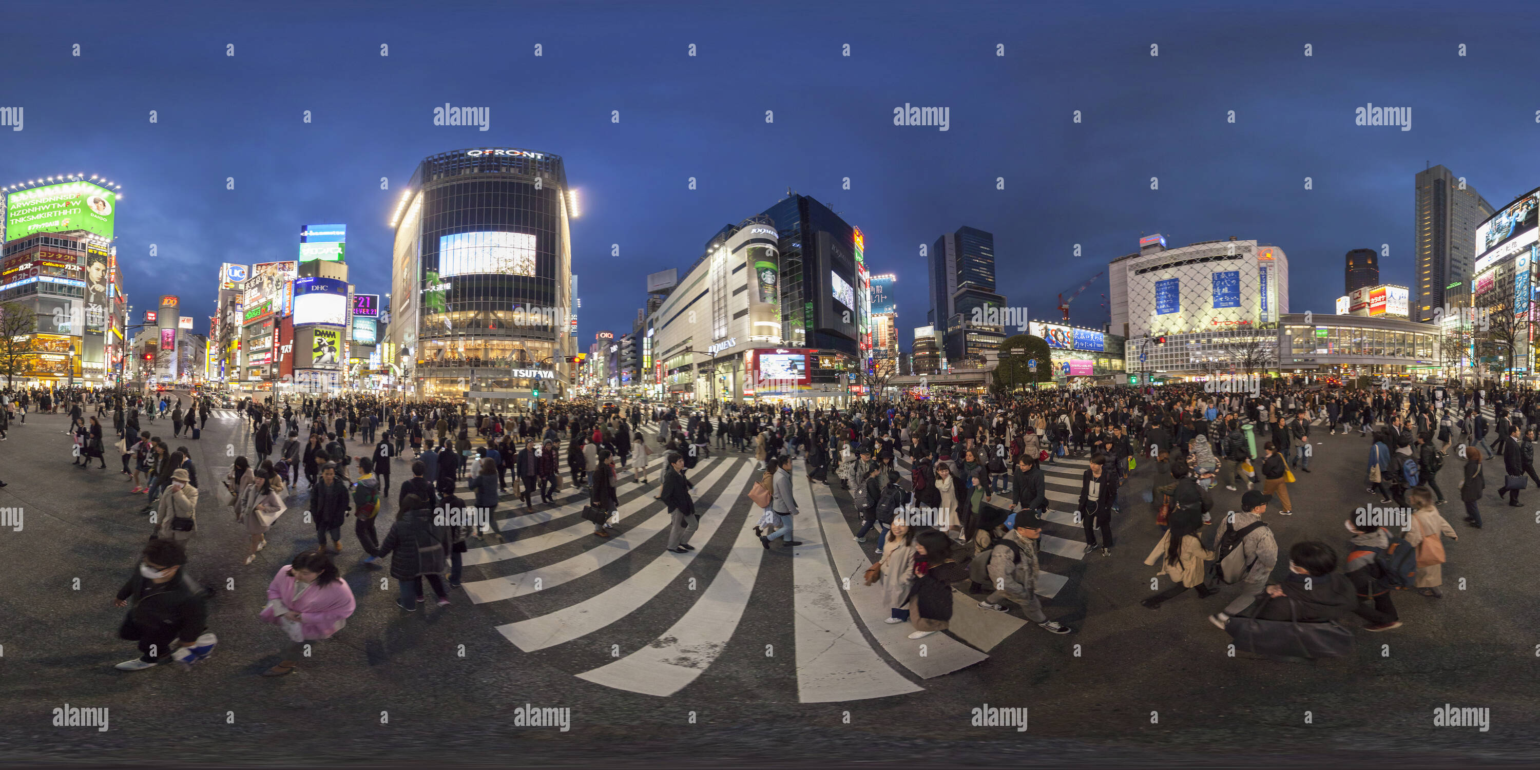 360° view of Shibuya Crossing. Tokio - Alamy