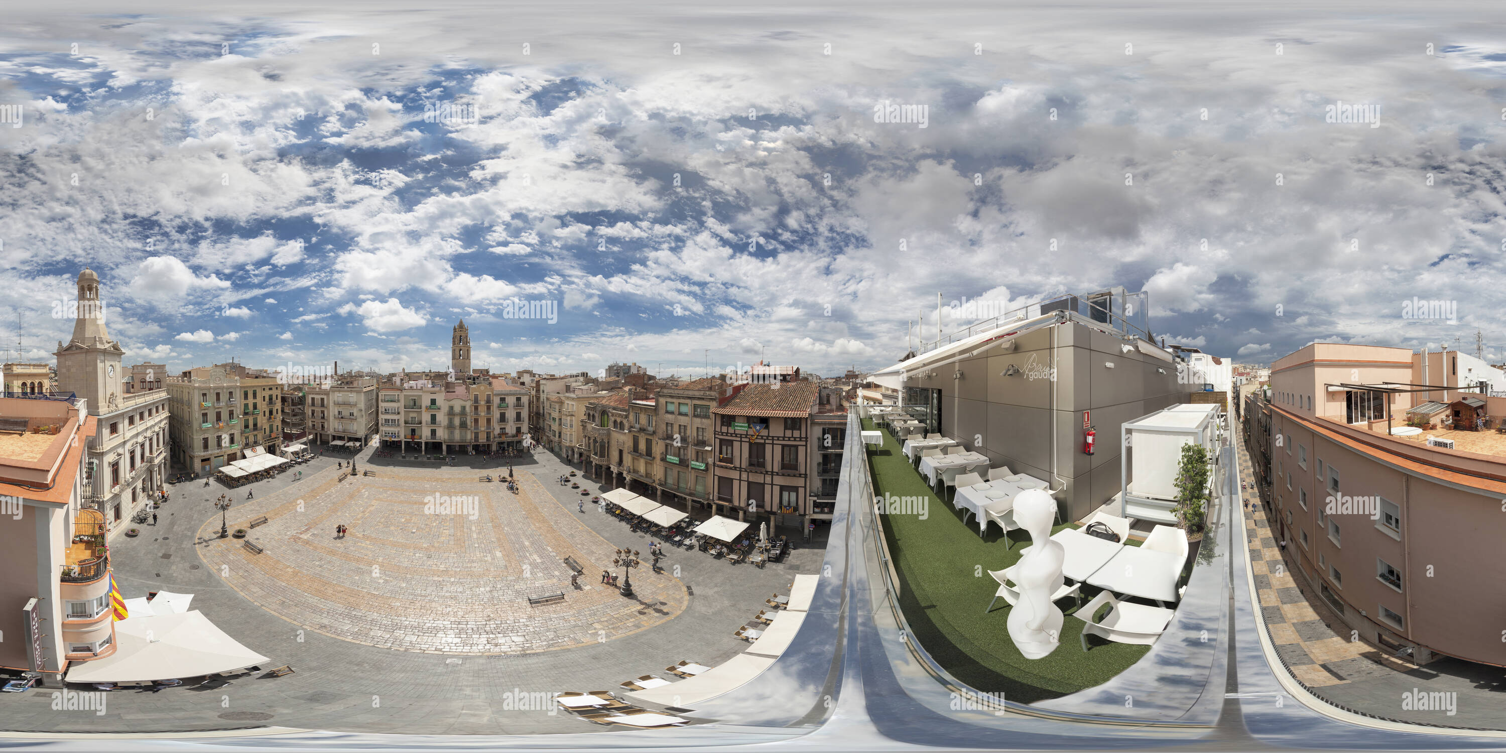 Reus square hi-res stock photography and images - Alamy