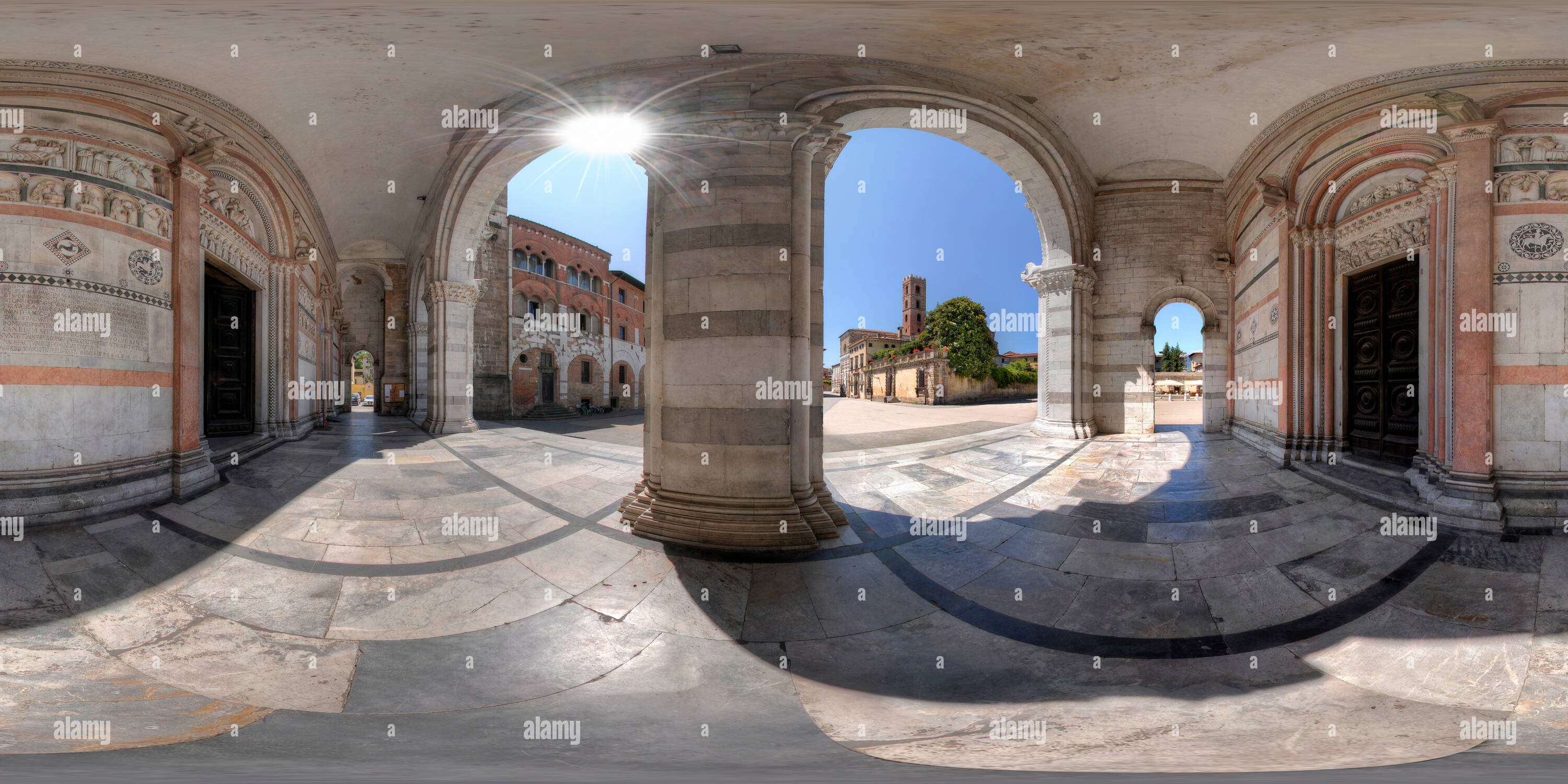 360° view of Duomo di San Martino, Lucca - Alamy