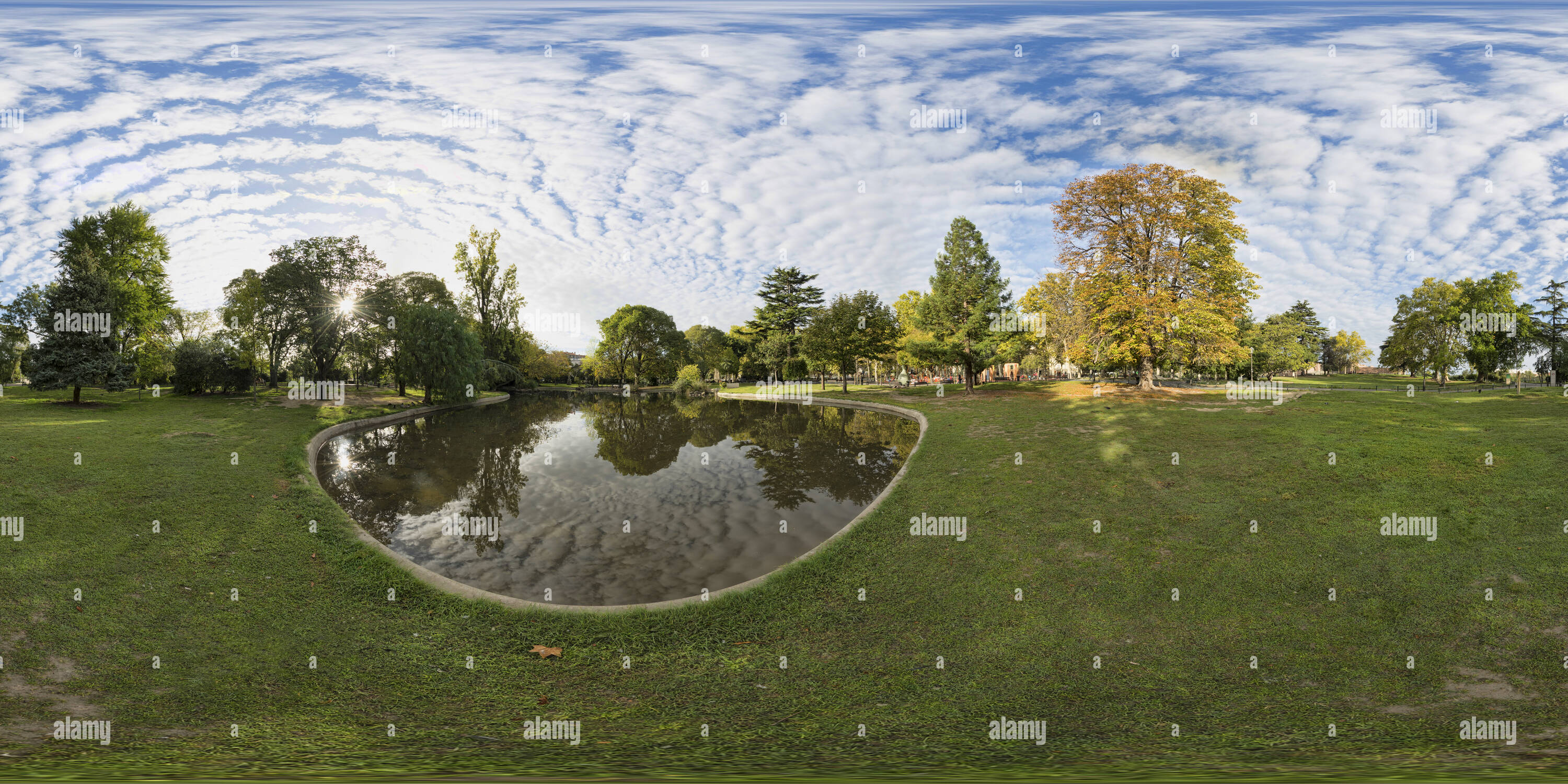 360° view of Montpellier - Parc esplanade Charles de Gaulle - Alamy