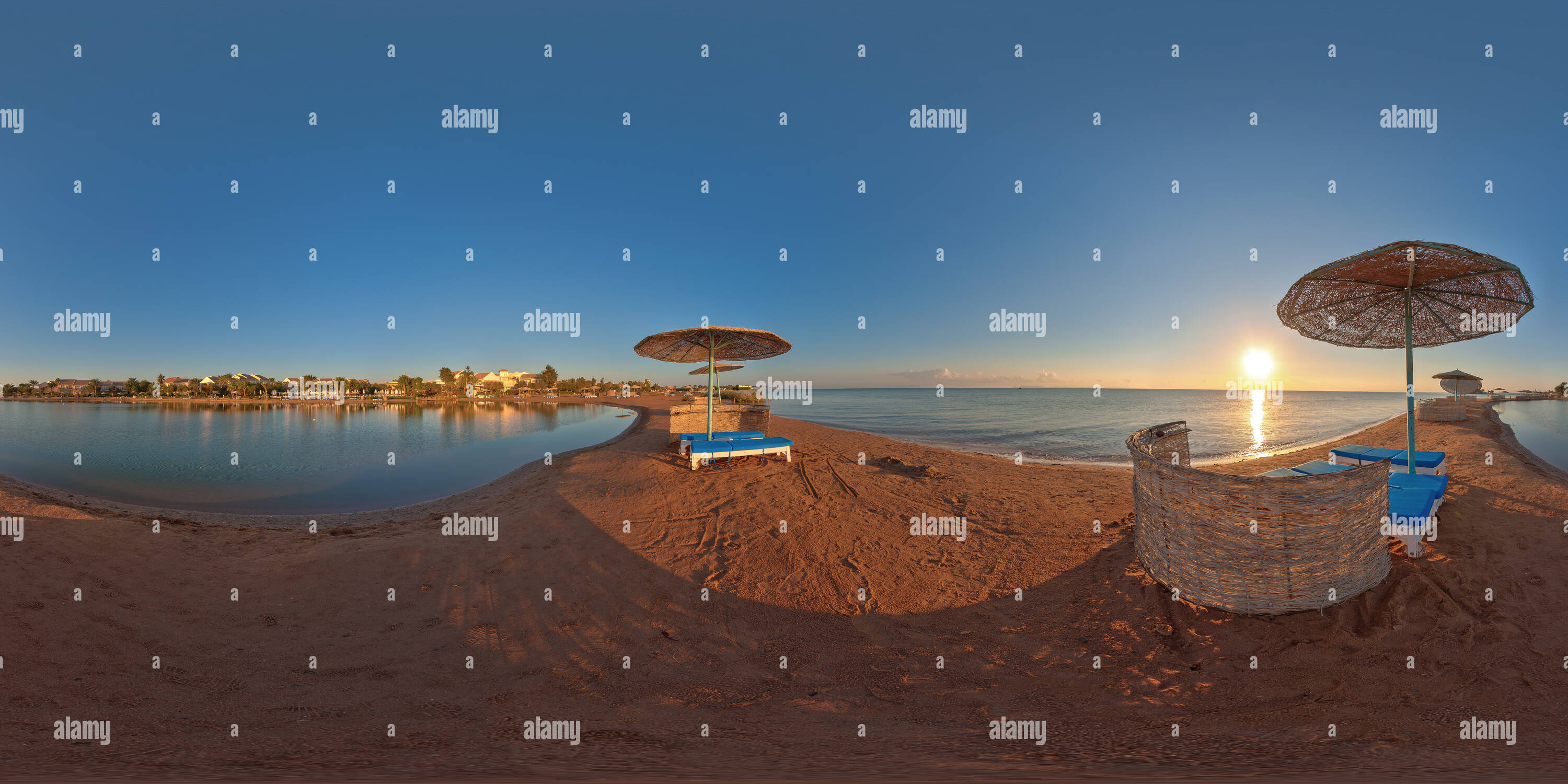 360° view of Sunrise on a beach - Alamy