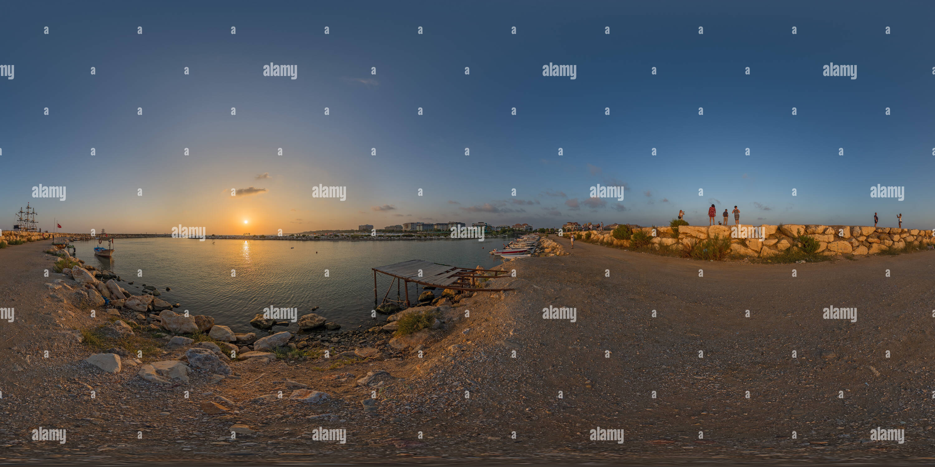 360° view of Sunset over the Bay - Alamy