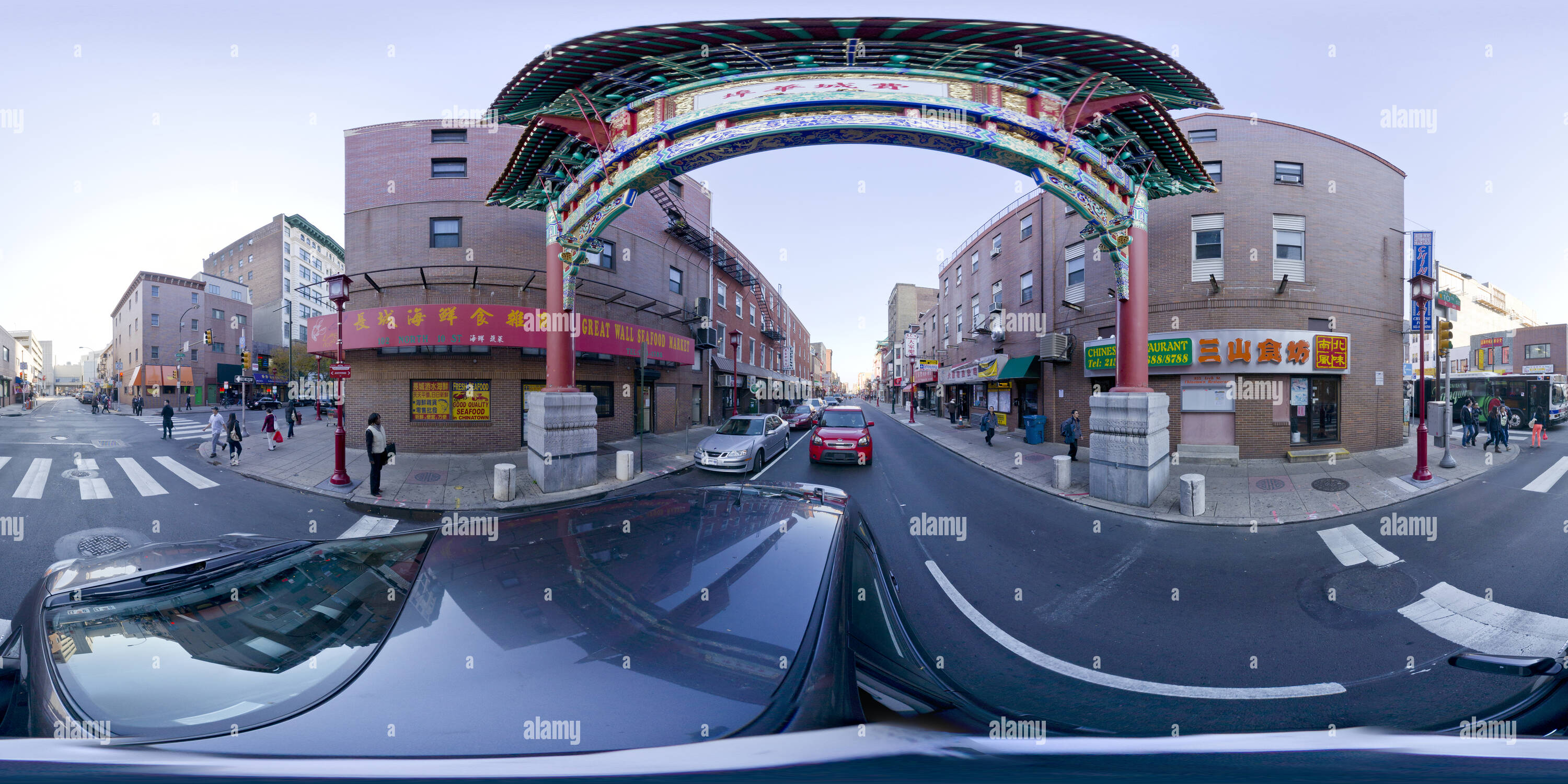 360° view of Chinatown Friendship Arch - Alamy