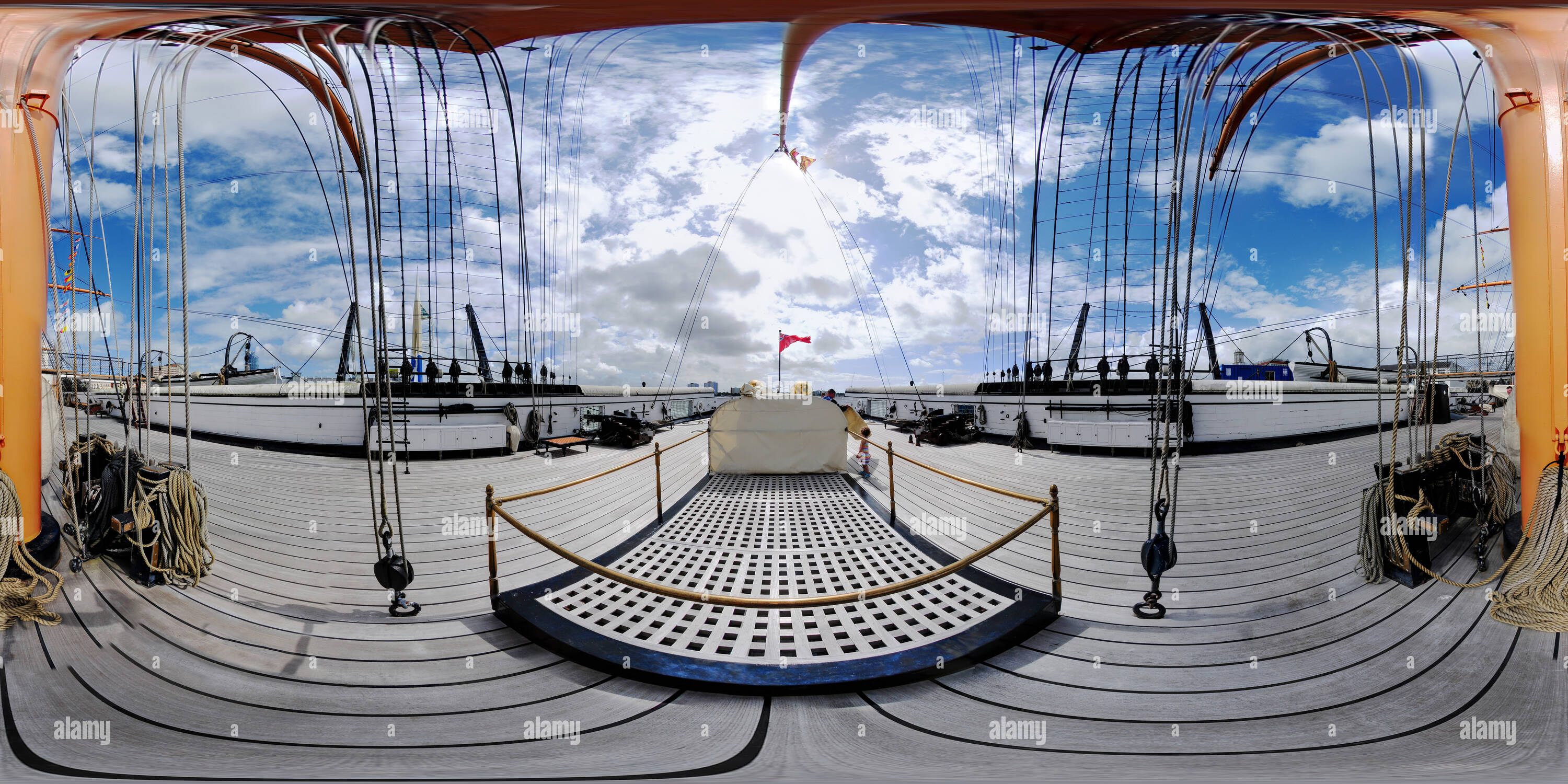 Midships hi-res stock photography and images - Alamy