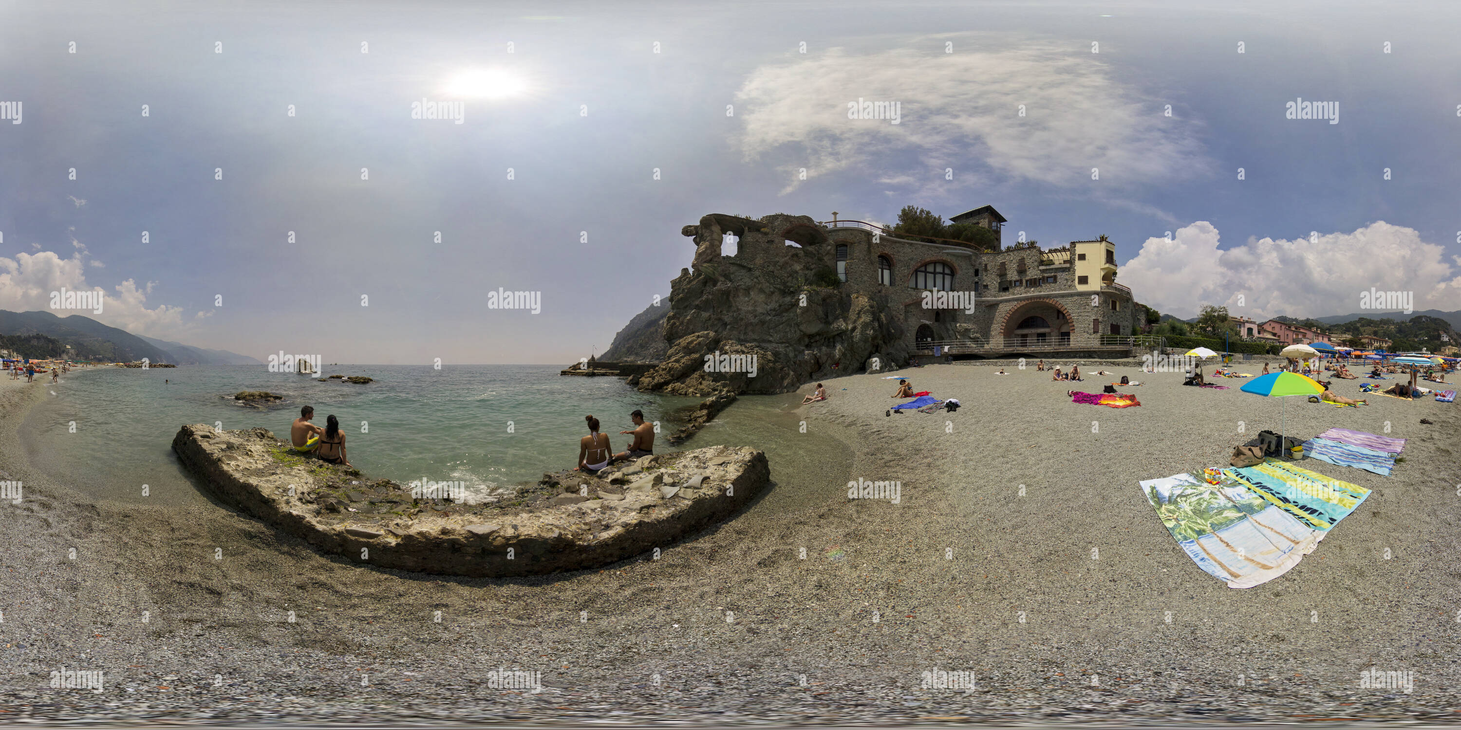 Giant sculpture monterosso hi-res stock photography and images - Alamy