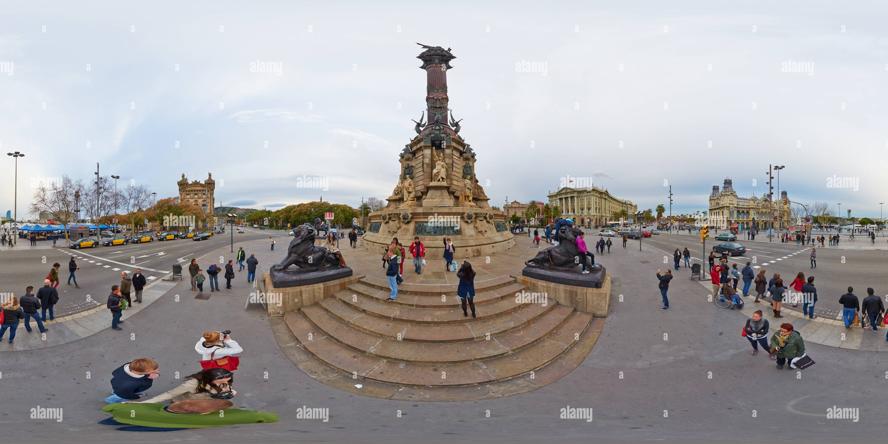 360° view of Monumento a Colón, Barcelona - Alamy