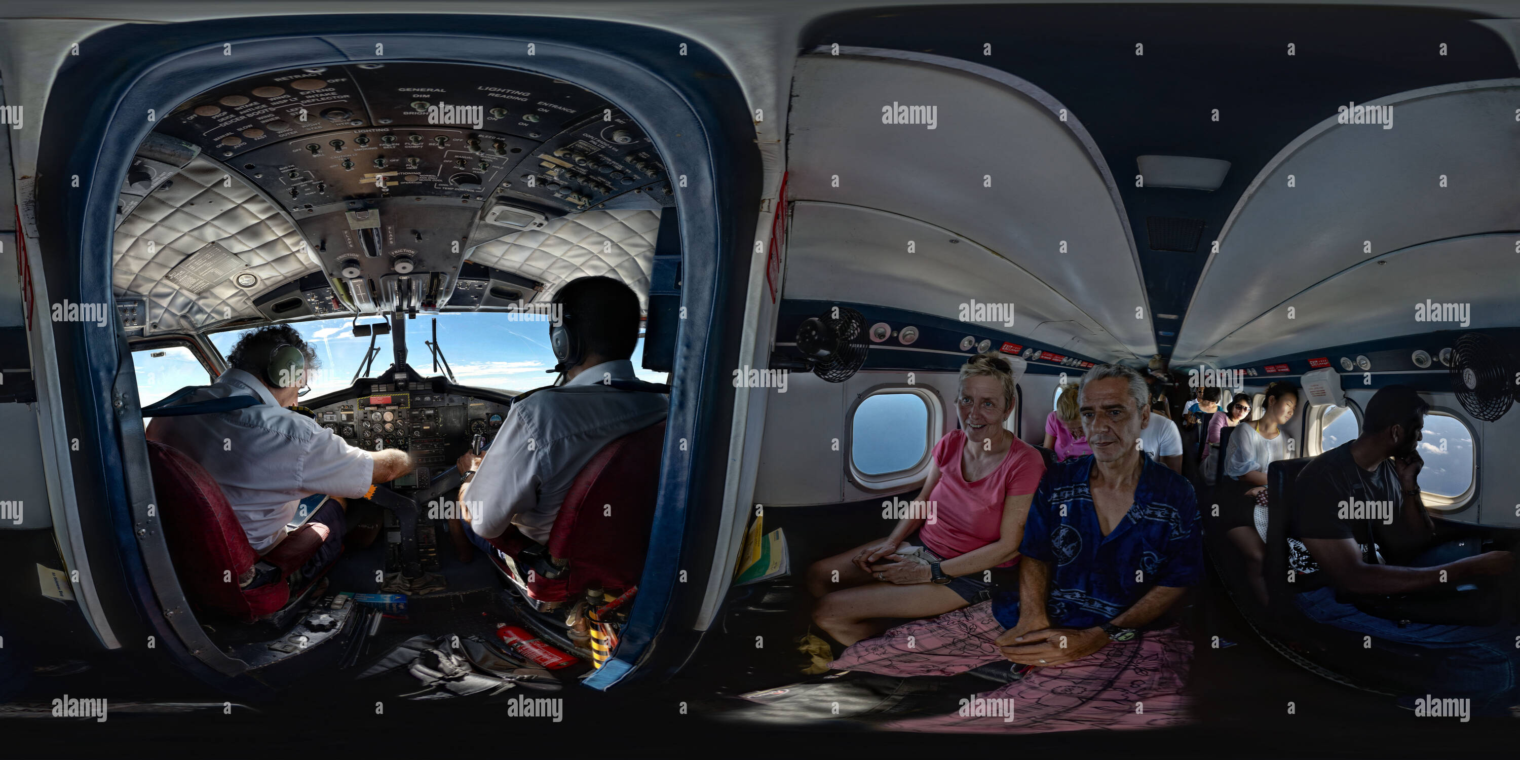 Trans maldivian airways seaplane hi-res stock photography and images ...