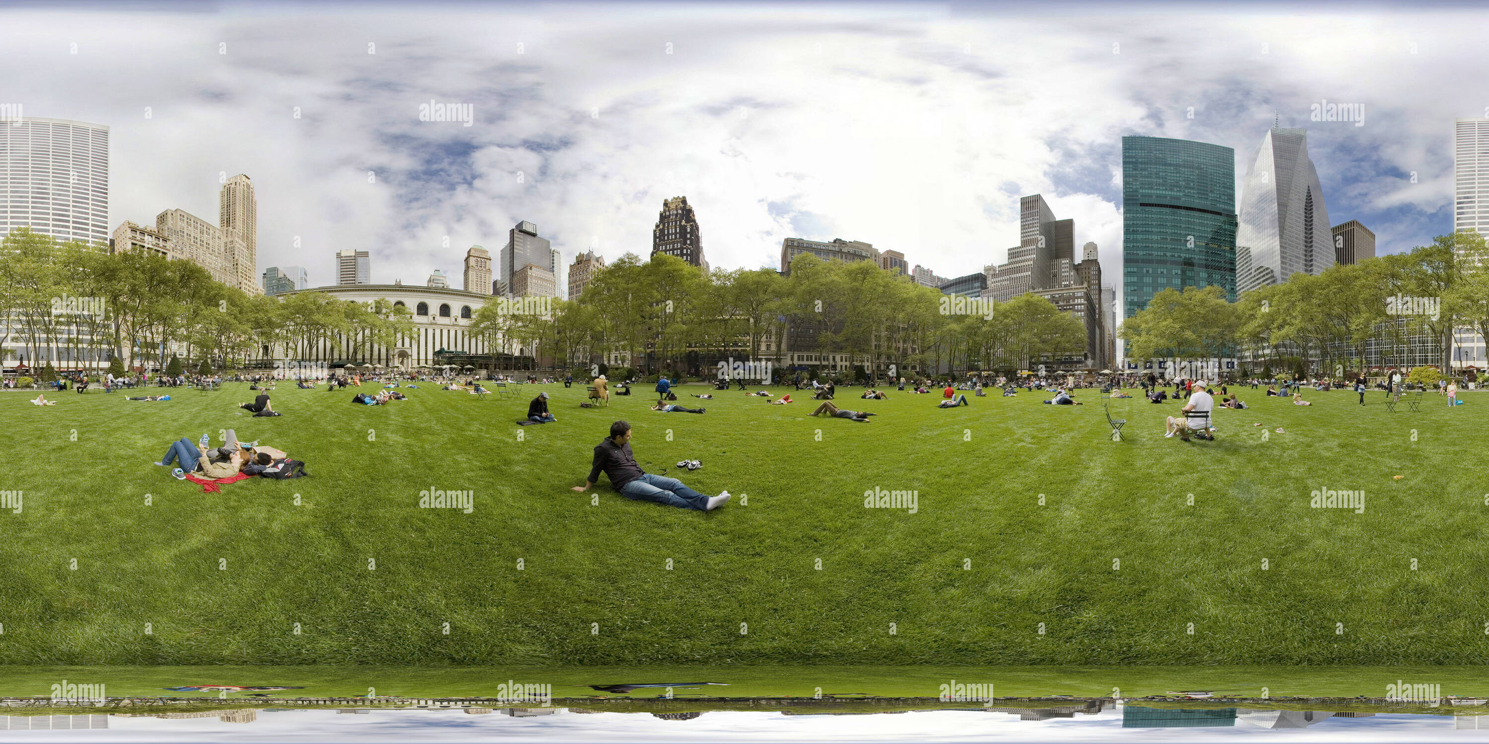 Bryant park at spring hi-res stock photography and images - Alamy