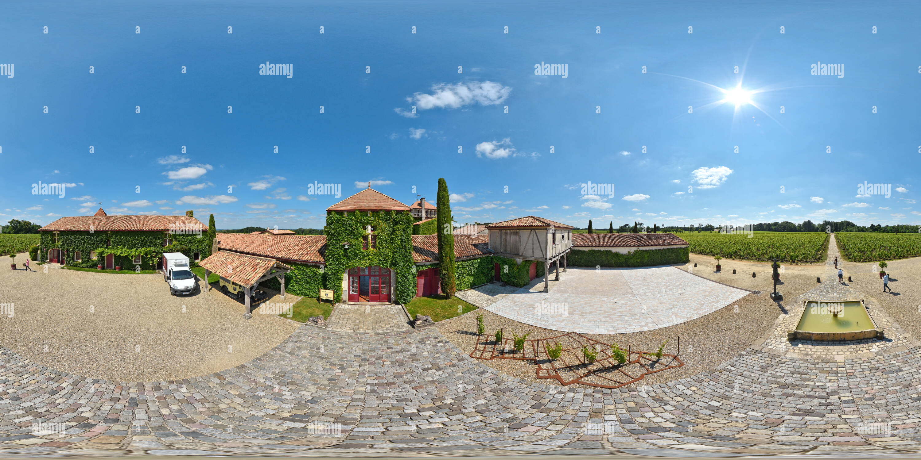 Martillac hi-res stock photography and images - Alamy