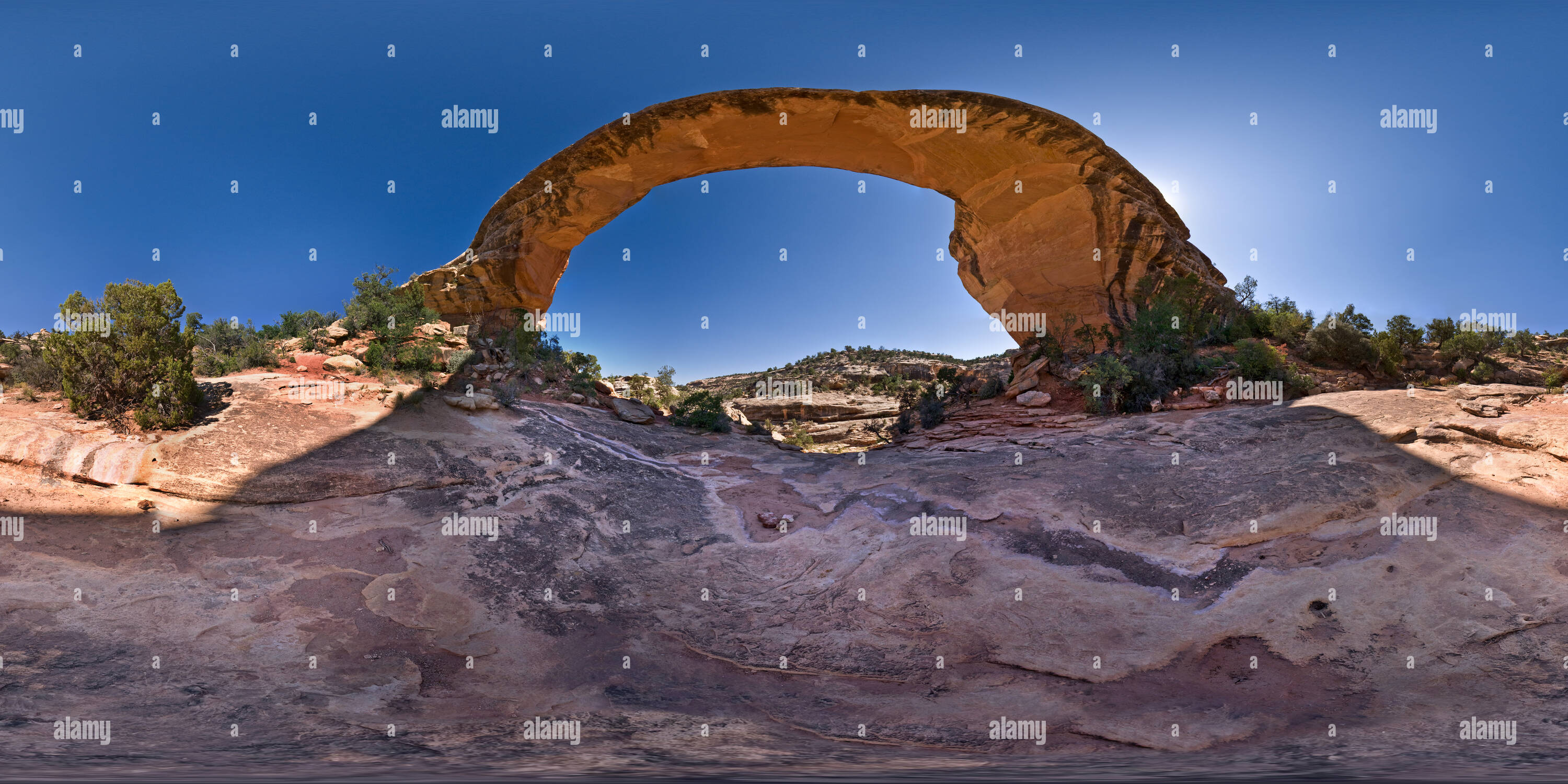 360° view of Owachomo Bridge in Natural Bridges National Park, Utah ...