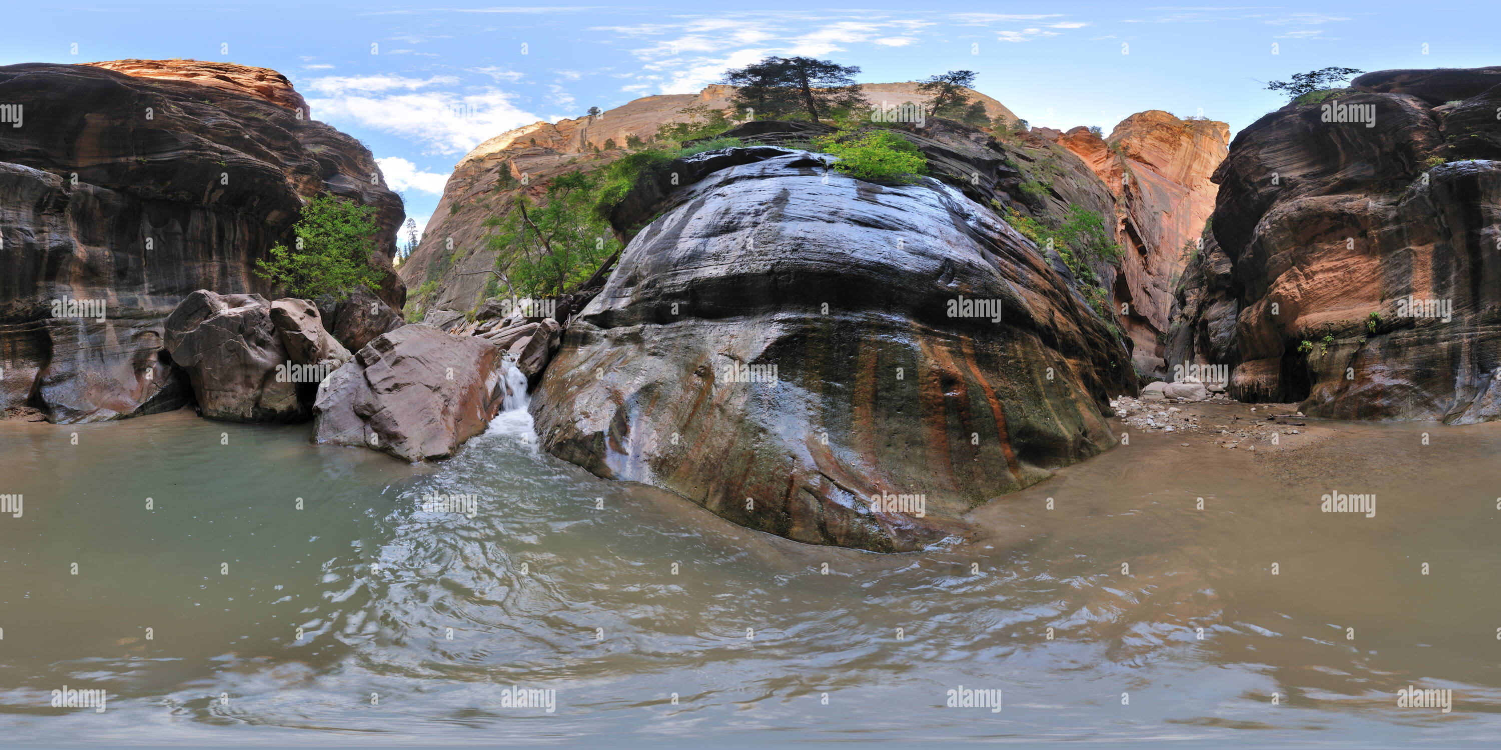 360° view of Virgin Narrows, Orderville Canyon, Zion National Park ...
