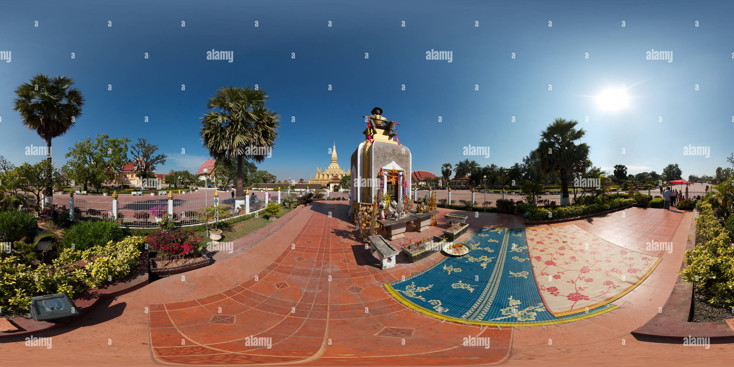 360° view of The Statue of King Setthathirat, Pha That Luang, Vientiane ...